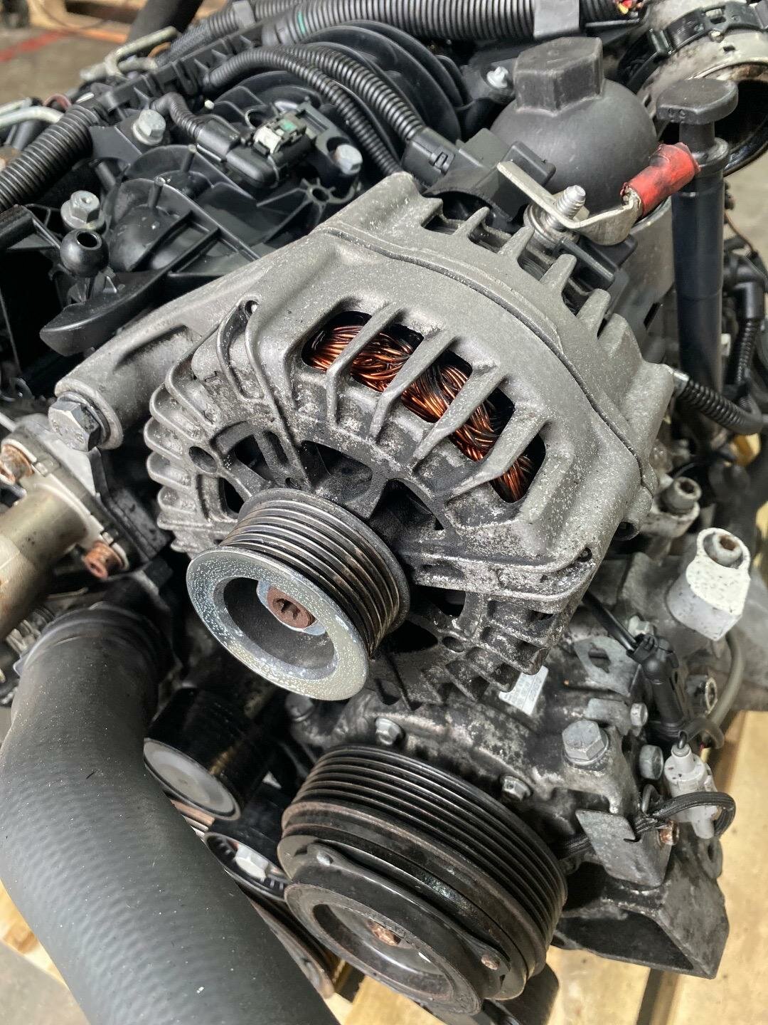 Генератор для BMW 1 E87/E81/E82/E88 2.0 OEM 12317802261