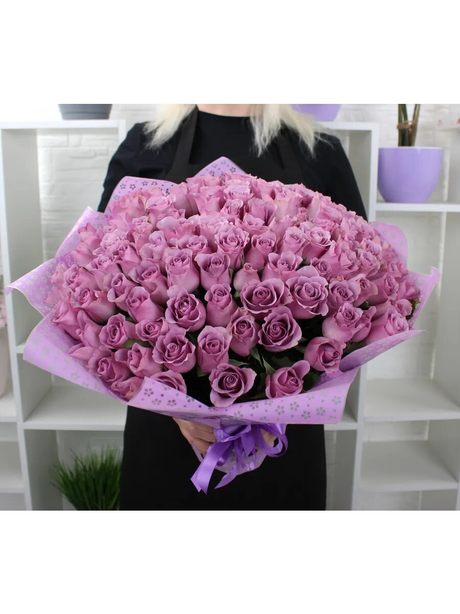 Монобукет THE FLOREAL сиреневая роза 101 штука, высота 40 см, с бантом