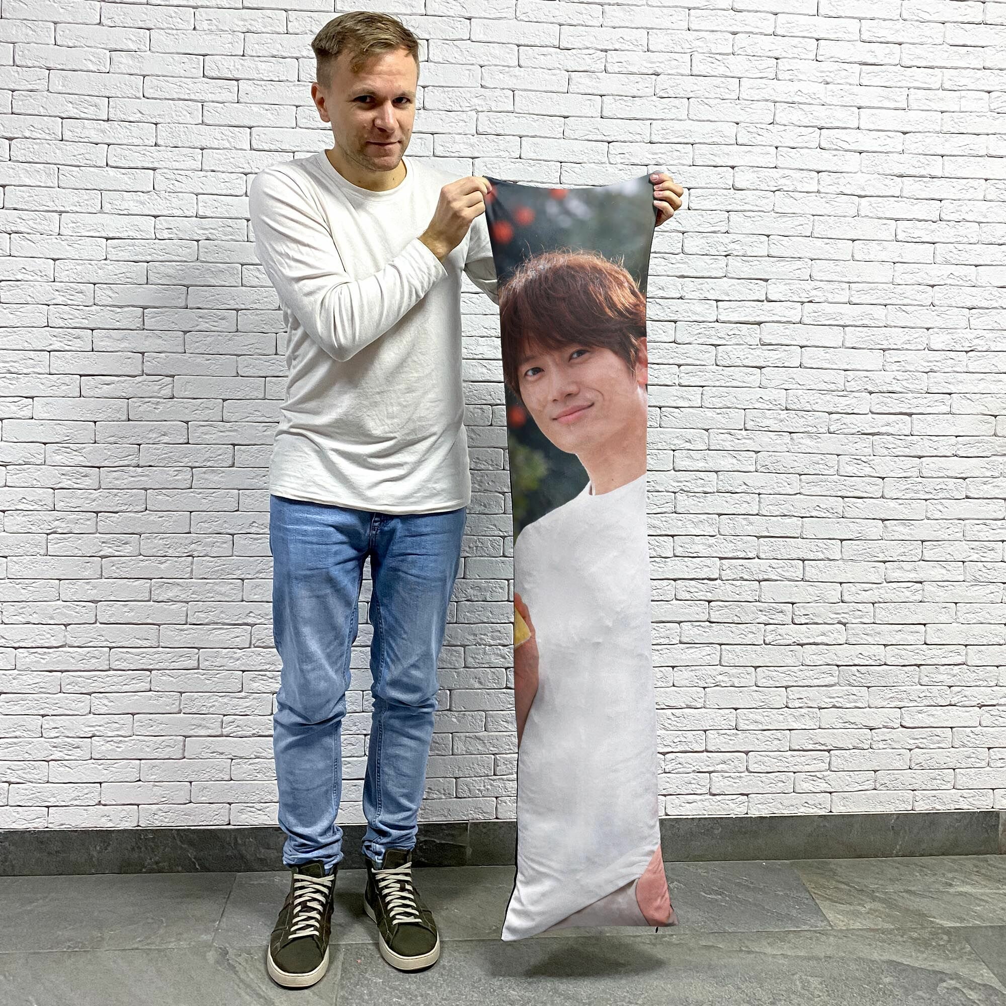 Подушка дакимакура Чжи Сон 35x140 см