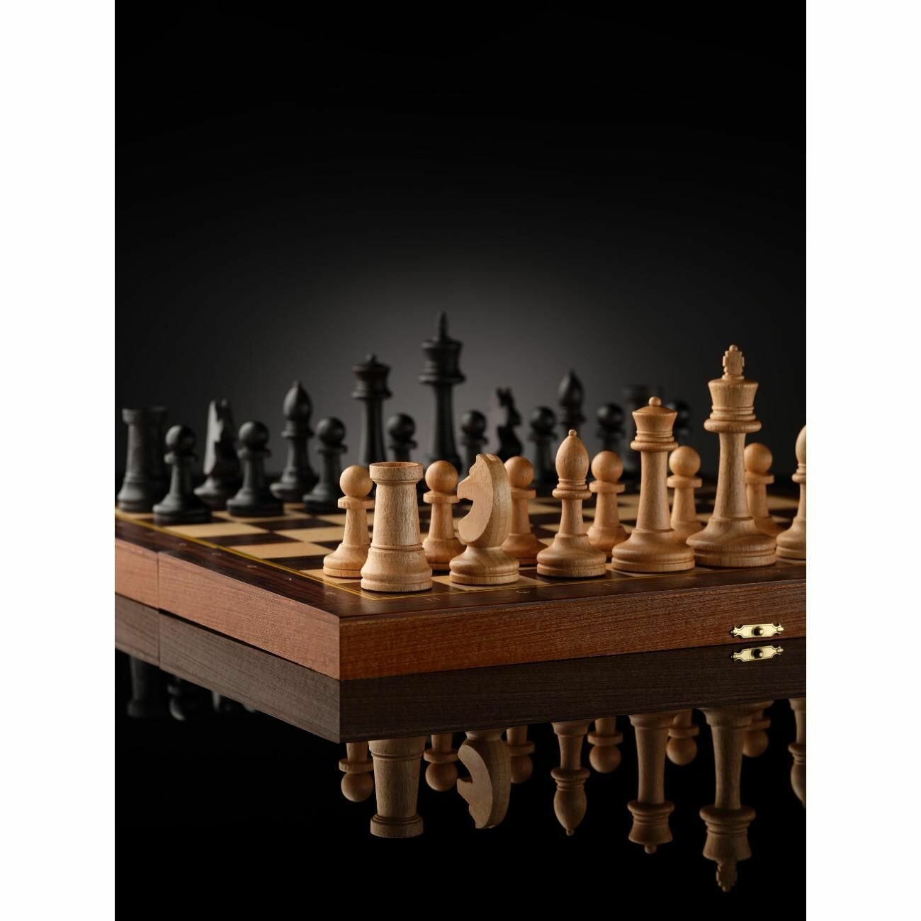 Шахматы WoodGames деревянные подарочные 40х40 мм и утяж. фигурами