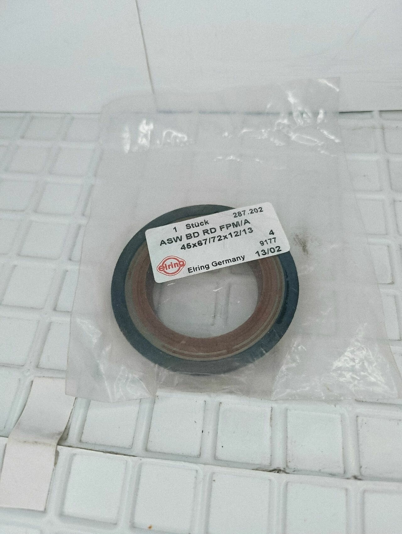 Сальник коленвала Elring 287.202 A 003 997 03 47 MERCEDES Уплотняющее кольцо