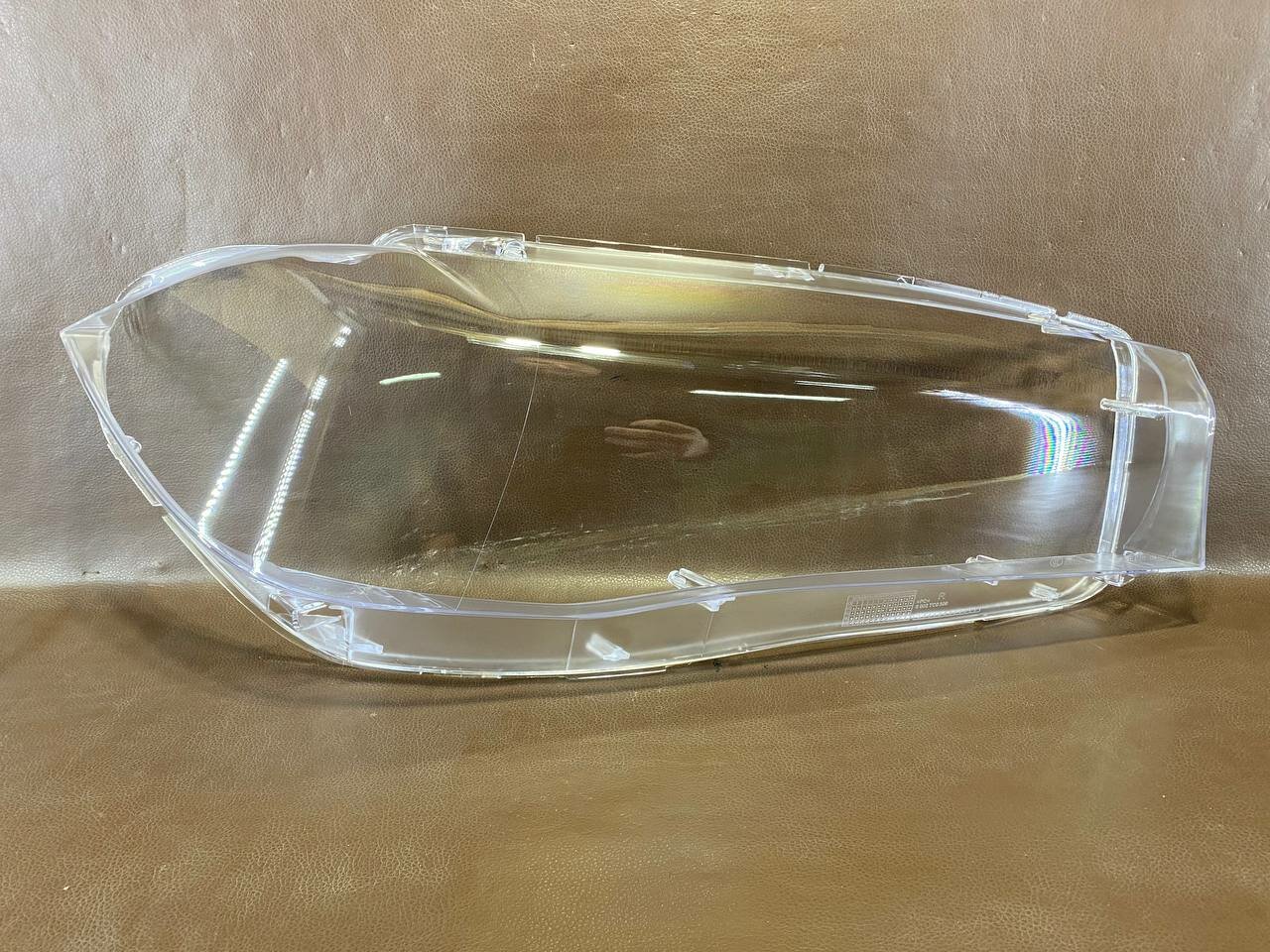 Стекло фары правой для BMW X5 F15 (2013-18гг) 63117317104