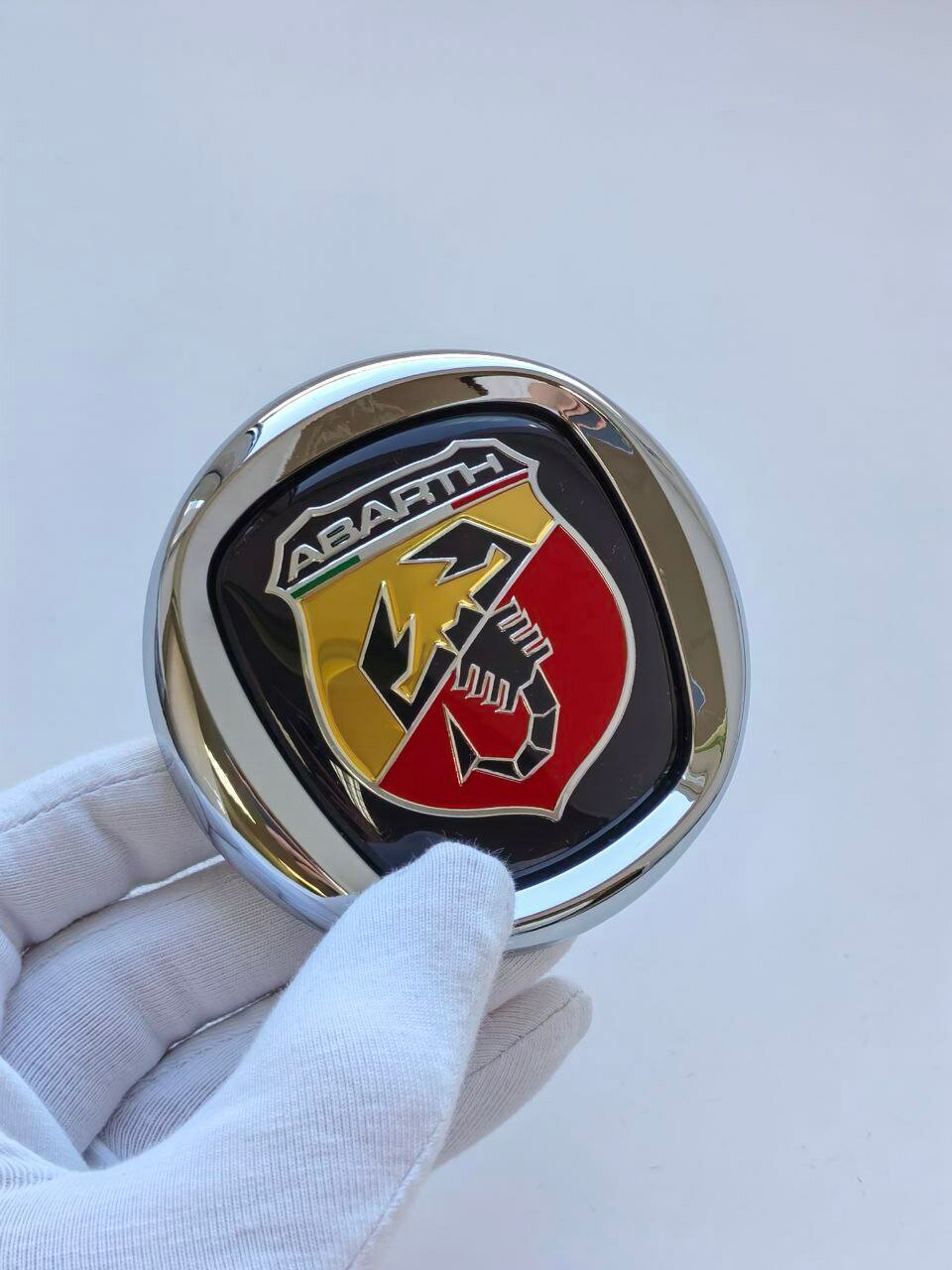 Эмблема Abarth 74*74 мм значок шильдик Fiat