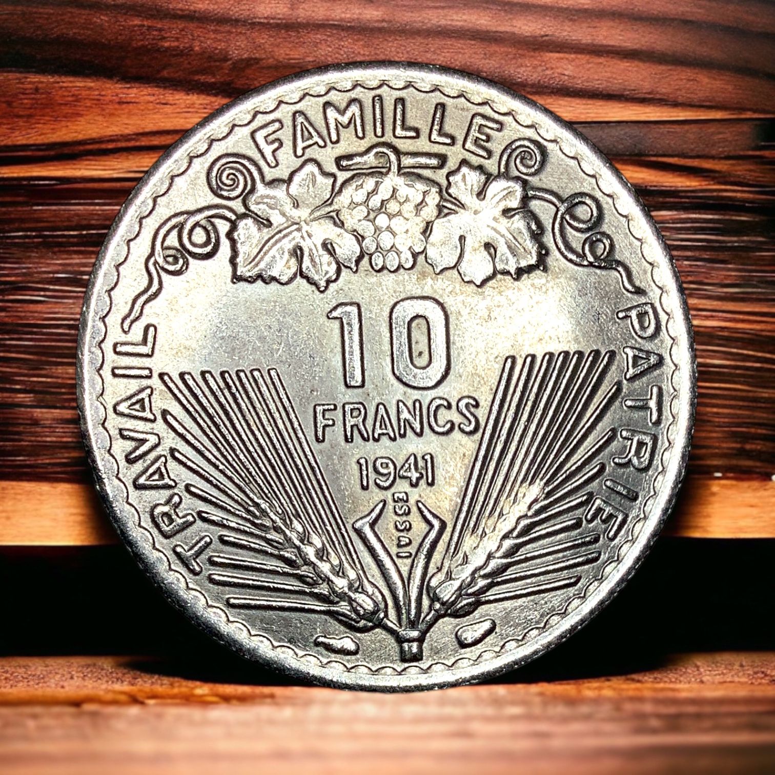 Монета Франция 10 франков 1941 года. Филип Петен. Люксовое состояние