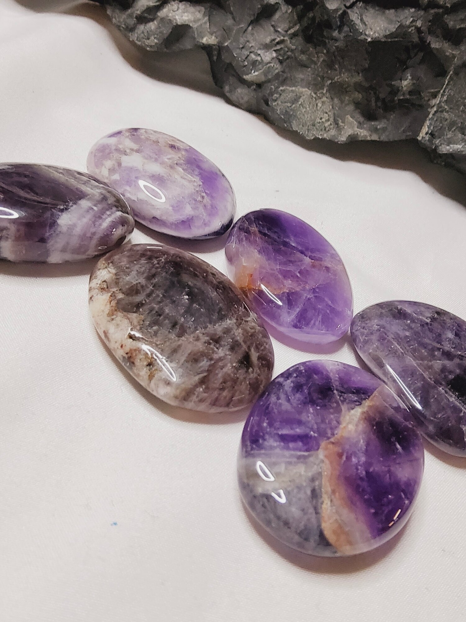 Антистресс натуральный камень Аметист шеврон 2 сорт 20-30 гр