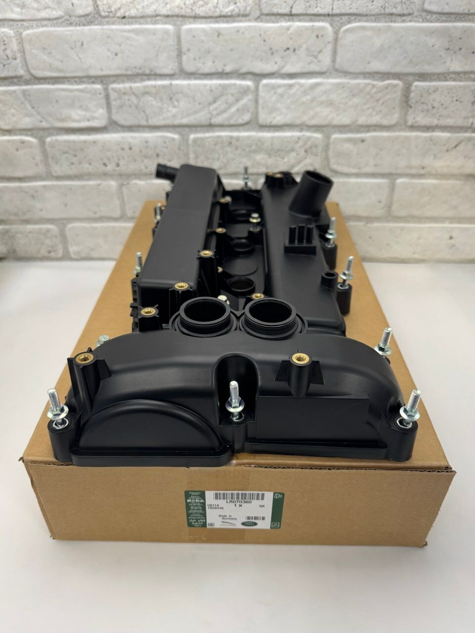 LR070360 Оригинальная Клапанная крышка Land Rover