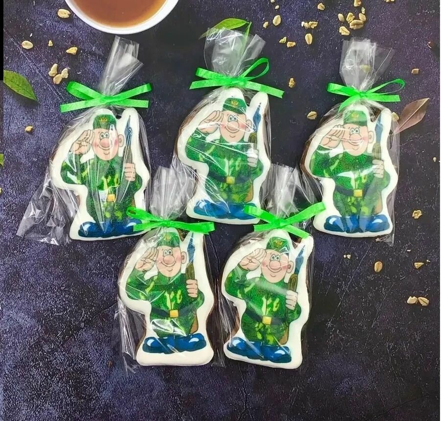 Набор медово-имбирных пряников "5 солдат на 23 февраля"