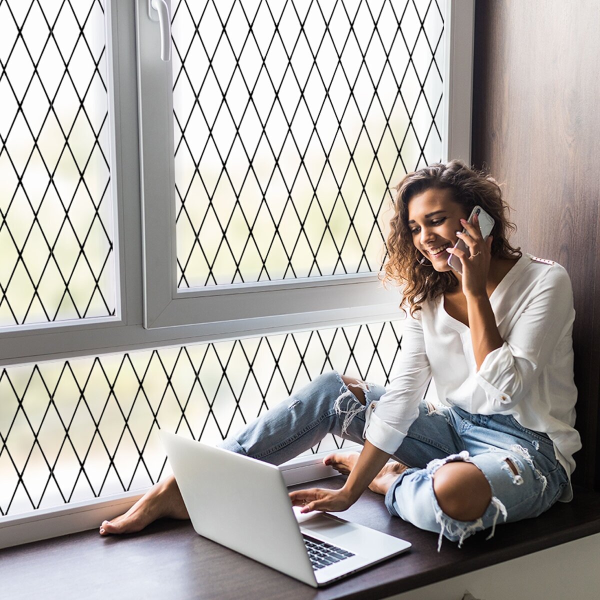 Матовая самоклеящаяся пленка на окно VEROL "Ромбики" декоративная защитная от солнца