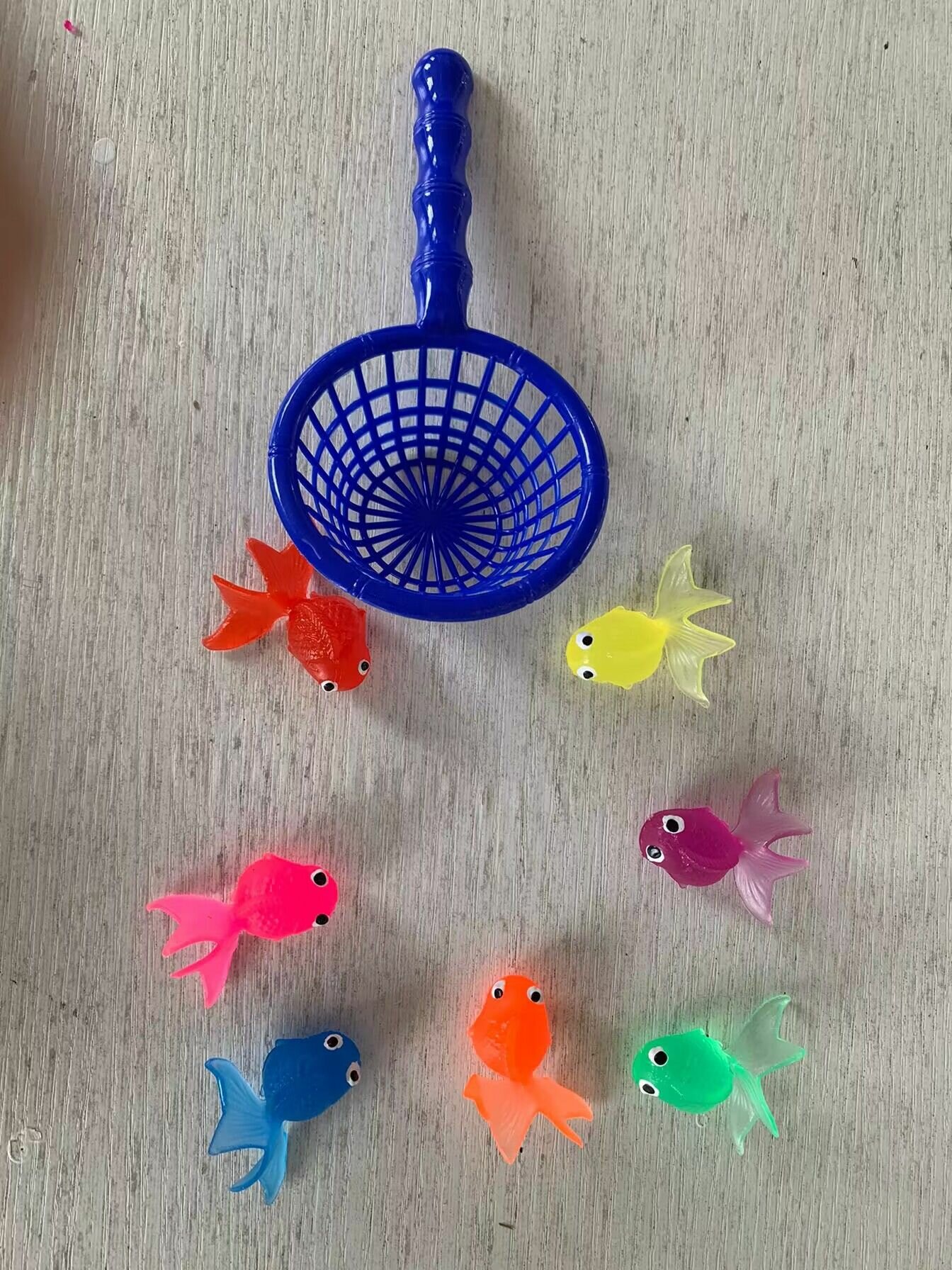 Детская рыбная игрушка / Технические характеристики: 10 больших золотых рыбок + сетчатый карман