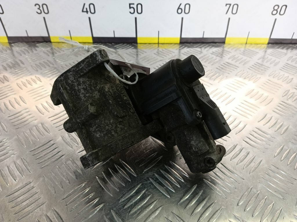 Клапан ЕГР (EGR) Б/У для Volkswagen Caddy III (2004—2010) 03G131501D