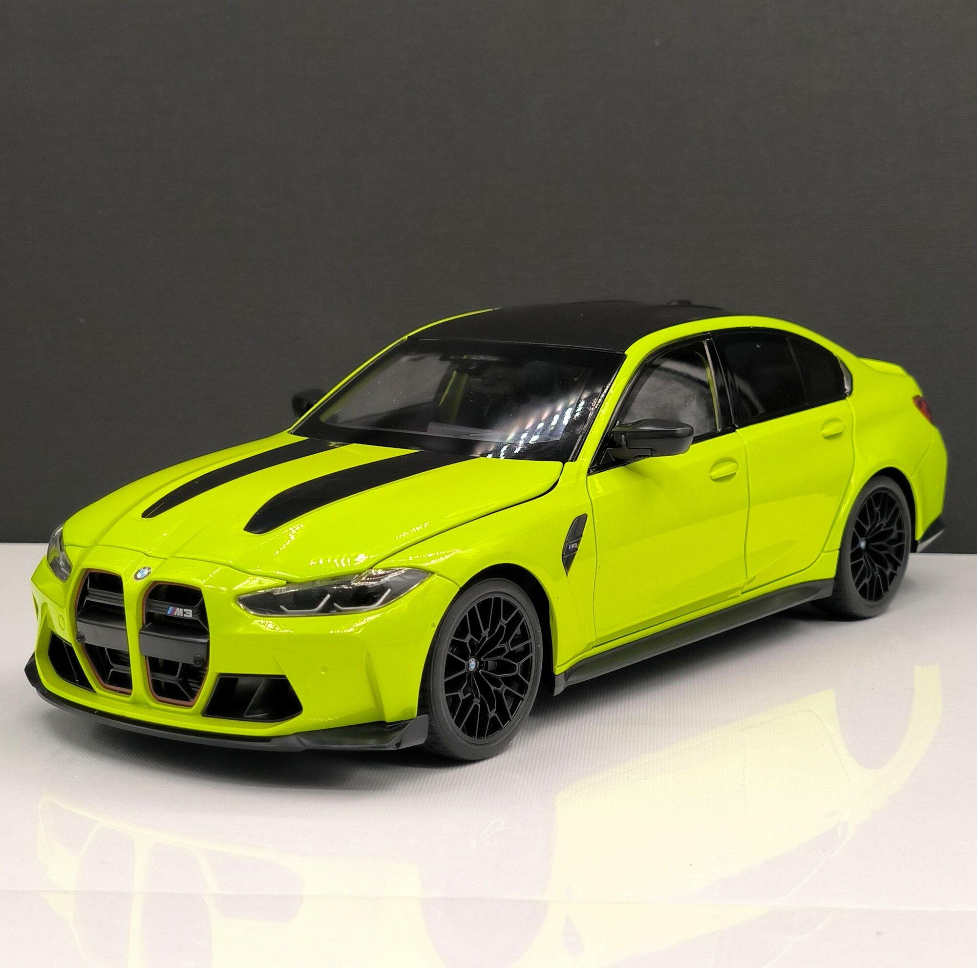 Металлическая машинка BMW M3 VI (G80) Масштаб 1:18 (27см ) Коллекционная
