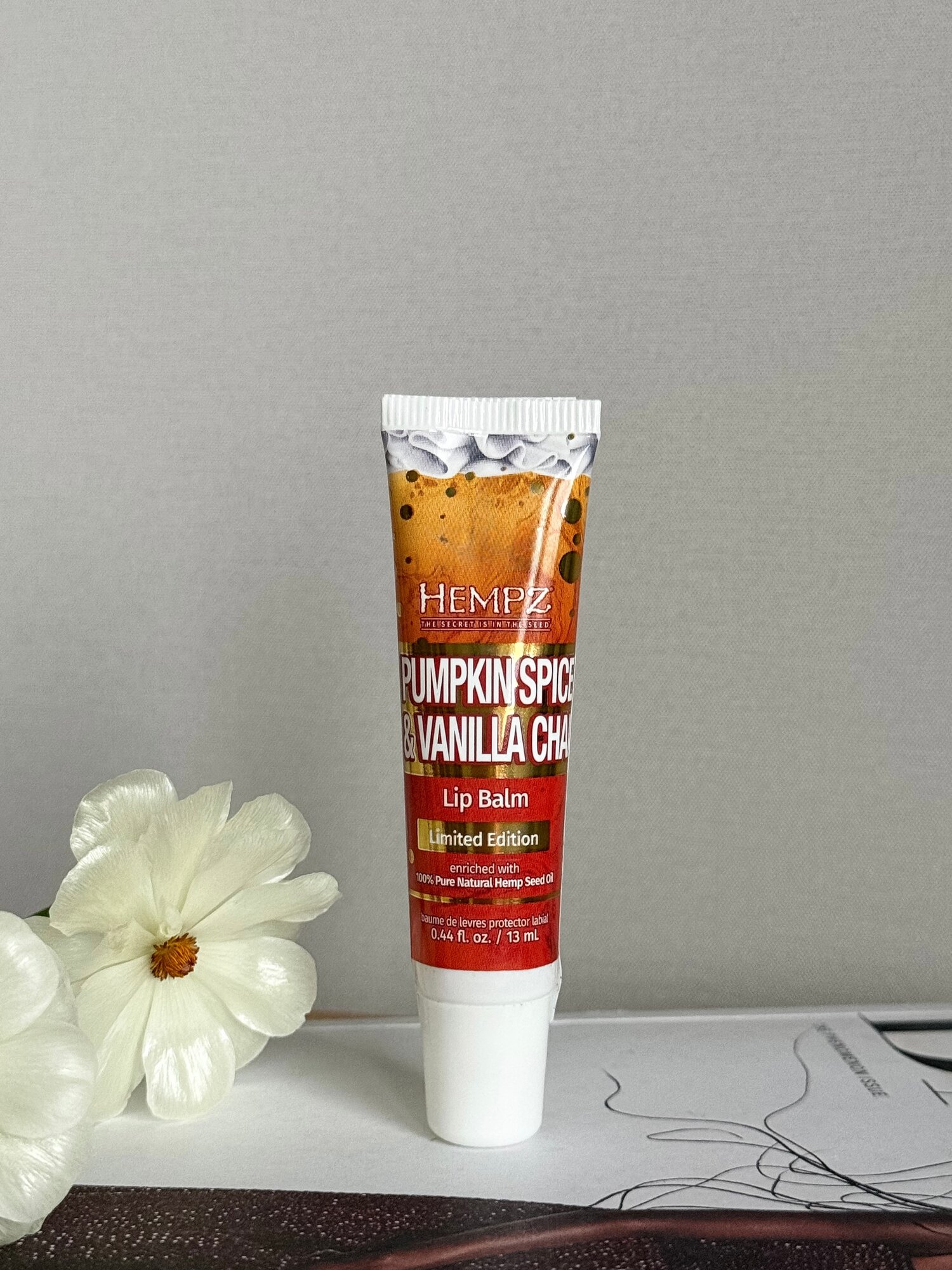 HEMPZ Травяной бальзам для губ Pumpkin Spice & Vanilla Chai Herbal Lip Balm 13 г
