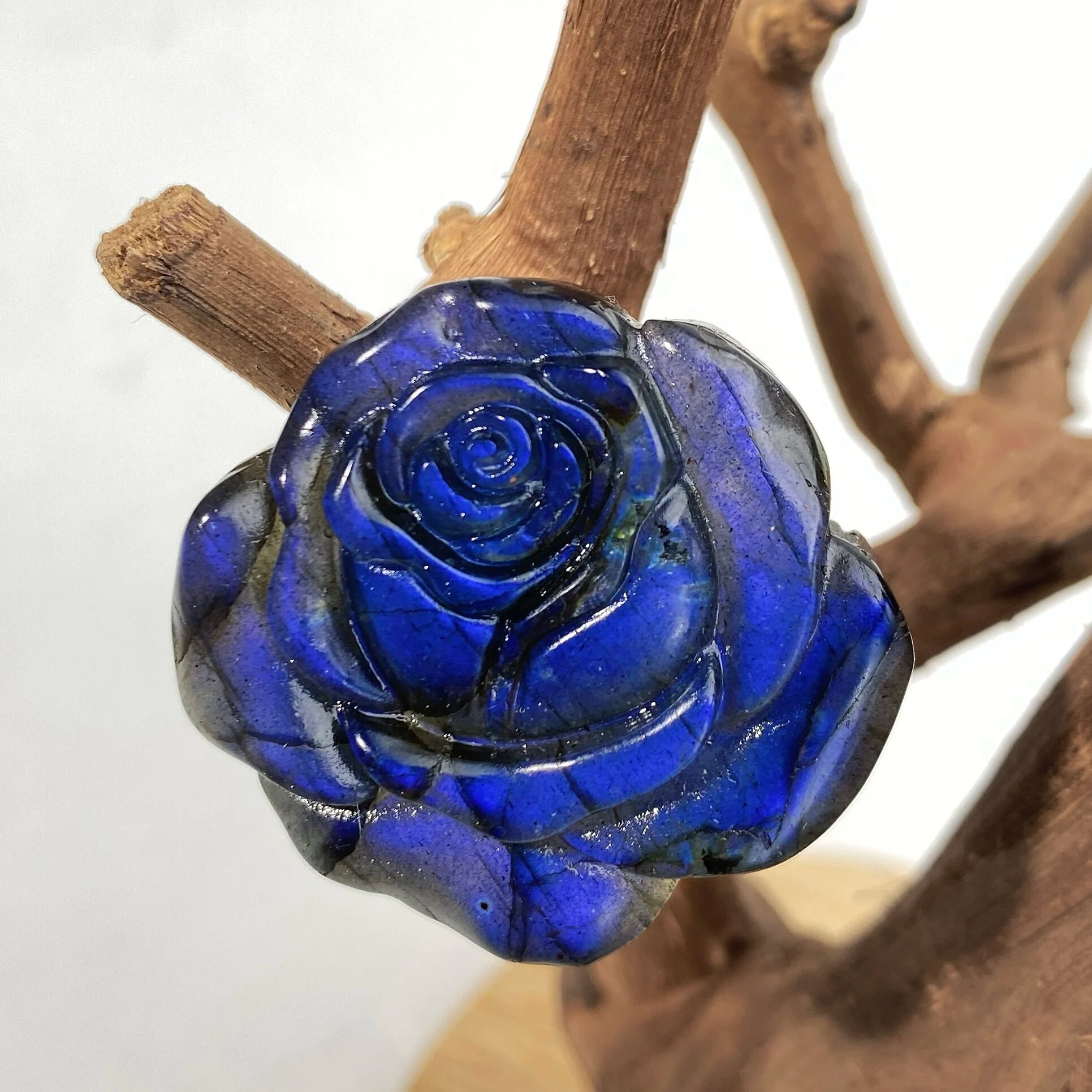 Лабрадорит в форме розы Labradorite Rose — фото 1
