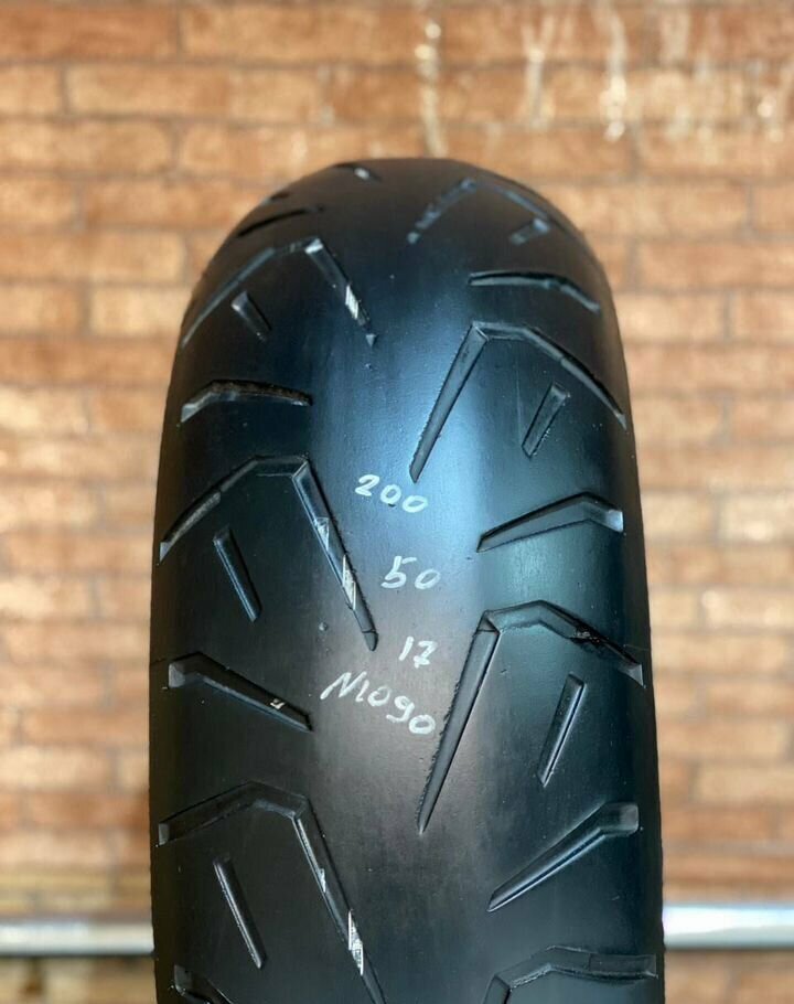 200/50 R17 Bridgestone Exedra G852 No1090