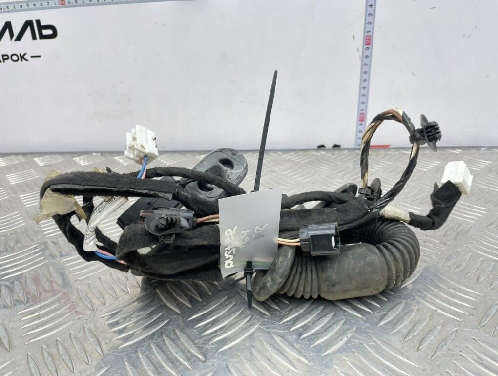 Проводка двери Renault Duster 2022 241254007R HM H4M, передняя правая (с пробегом)