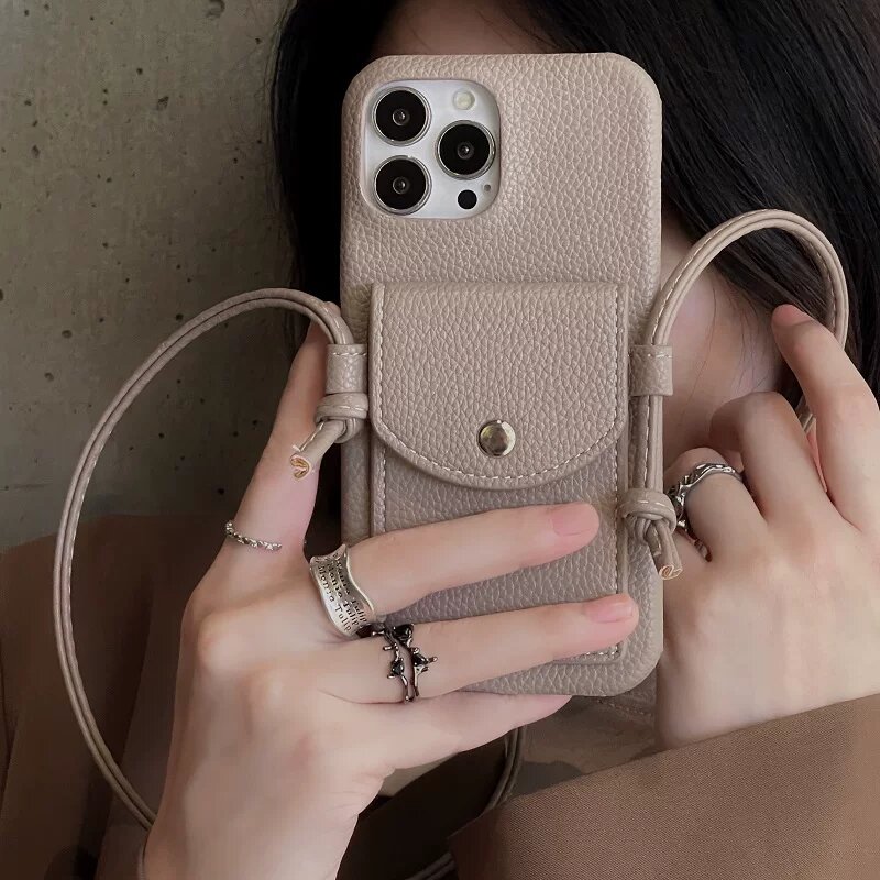 IPhone 16 Plus Совместимый Кожаный Кроссбоди Кардхолдер с Ремнем, Текстура Ящерицы в Серо-Коричневом