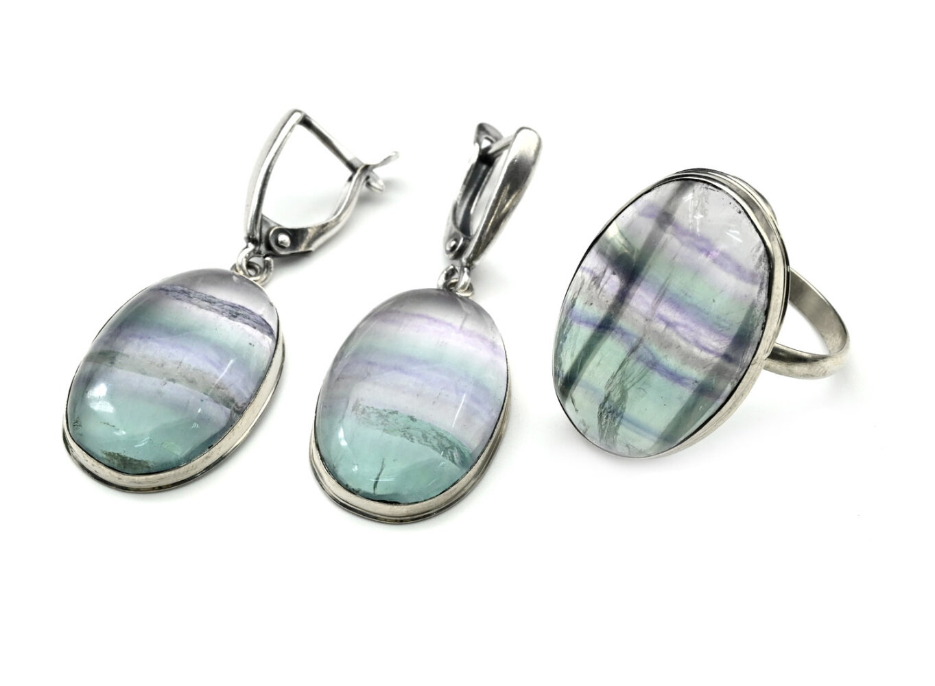 Комплект бижутерии: серьги, кольцо, флюорит