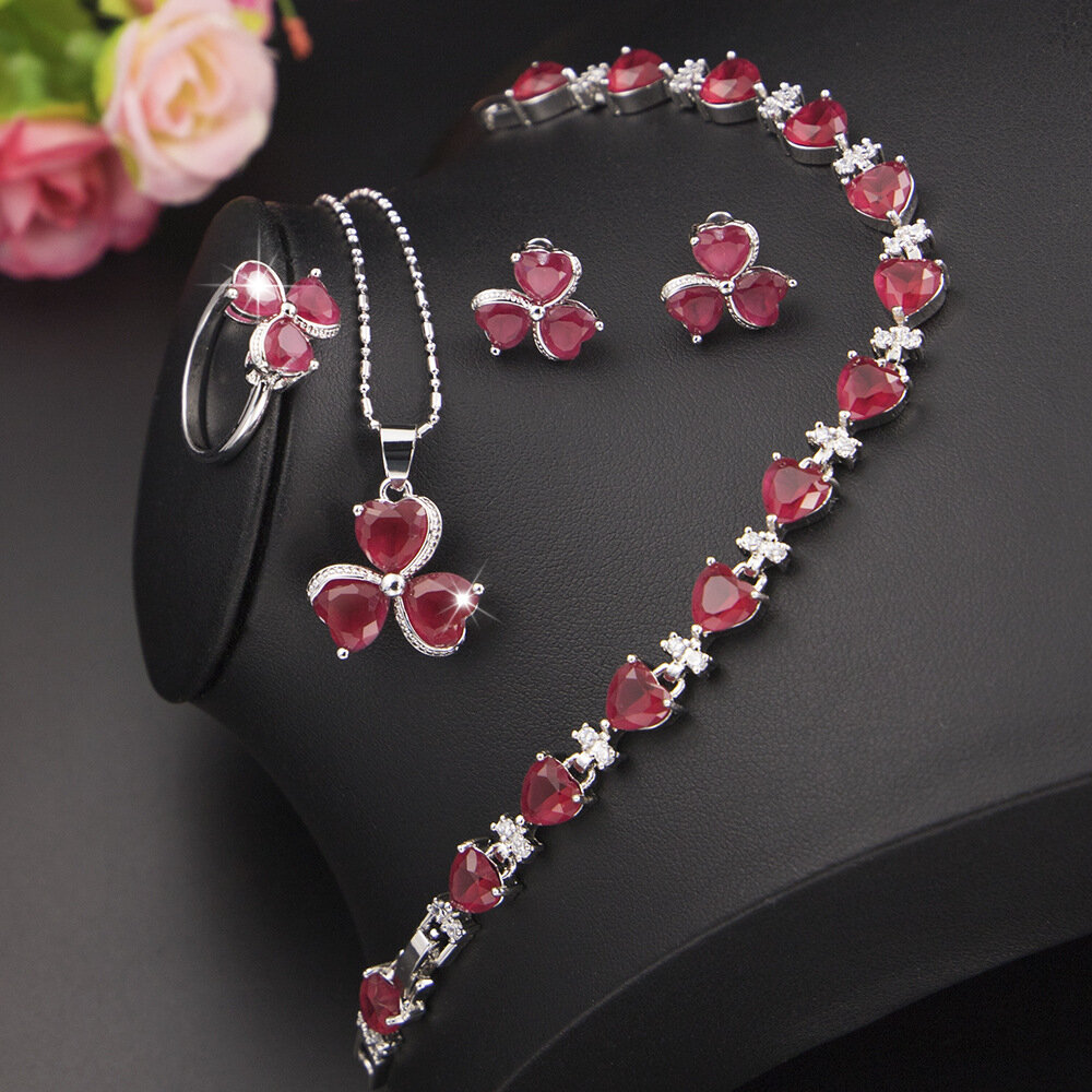 Комплект бижутерии: кольцо, серьги, колье, браслет, циркон