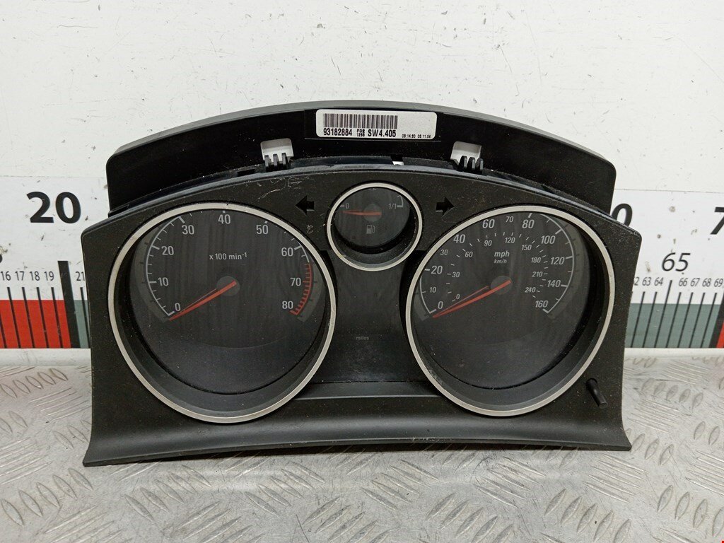 Панель приборная (щиток приборов) Opel Astra H 95521437 арт. 2180064