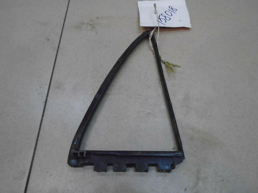 Уплотнитель стекла двери задней левой форточки от Toyota Corolla E120 2000-2007