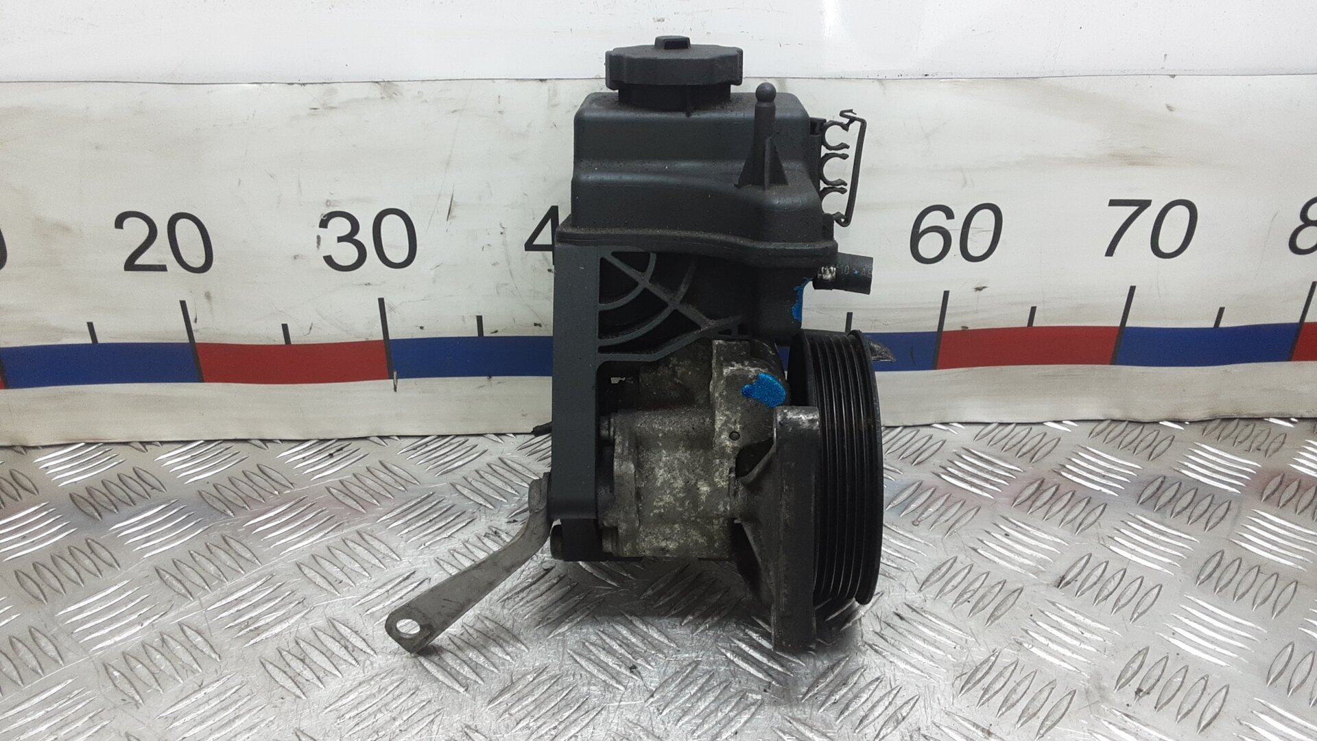 Насос ГУ дизельный MERCEDES BENZ C-CLASS W204