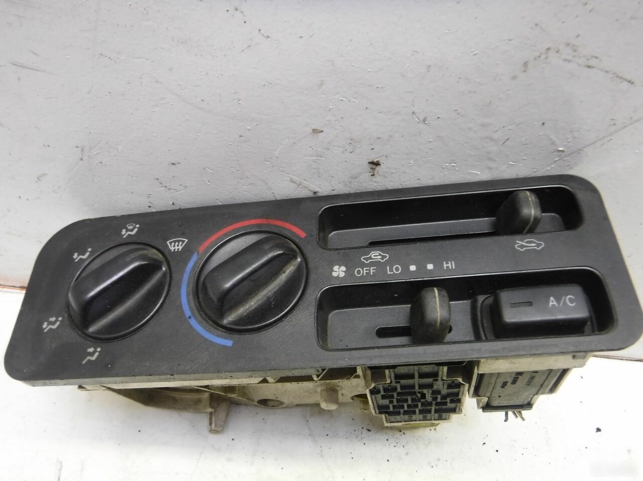 Блок управления отопителем Toyota Corolla II V (1994—1999) 5551916100