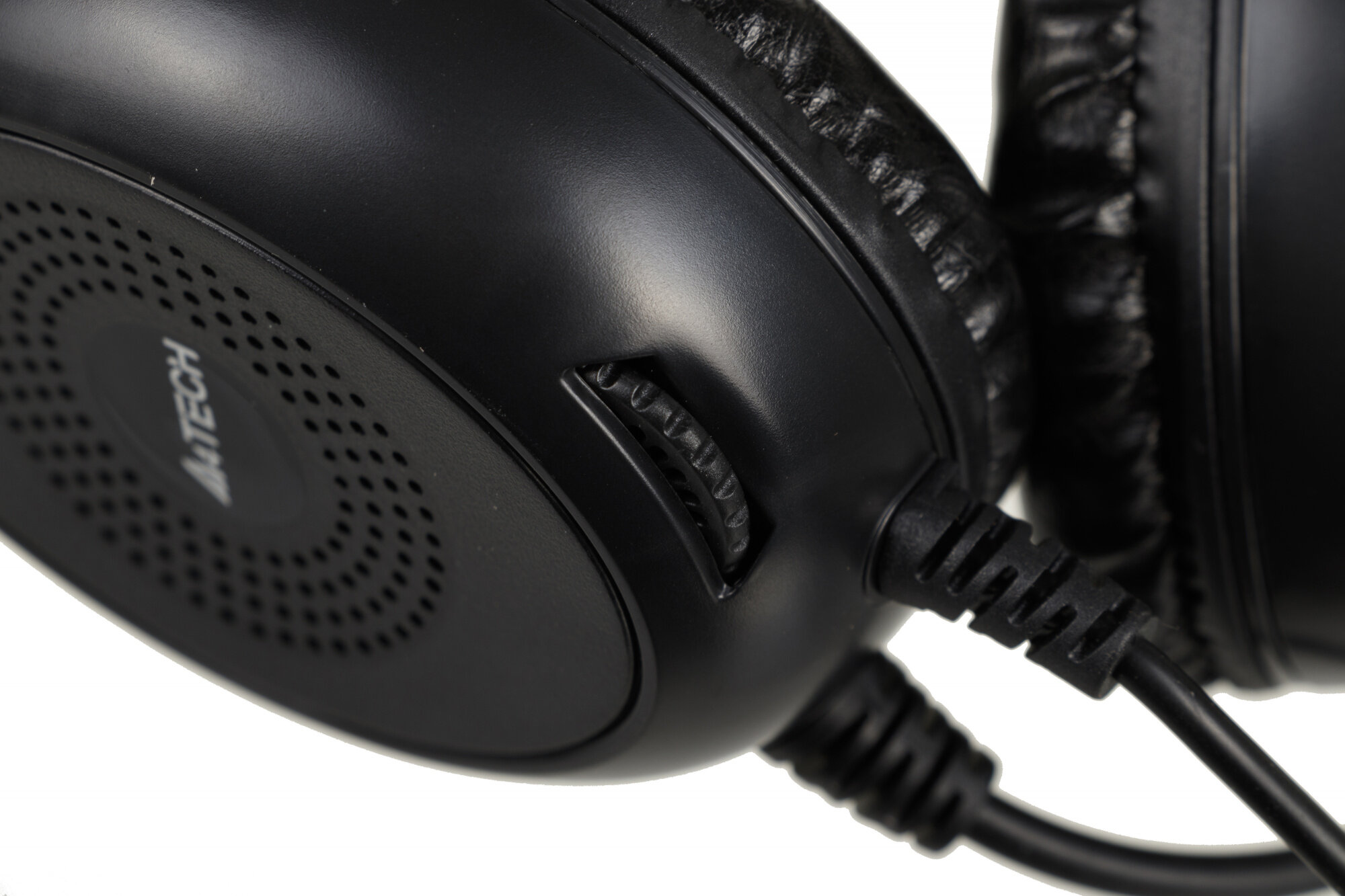 A4Tech Наушники с микрофоном A4Tech HU-30 черный 2м накладные USB оголовье