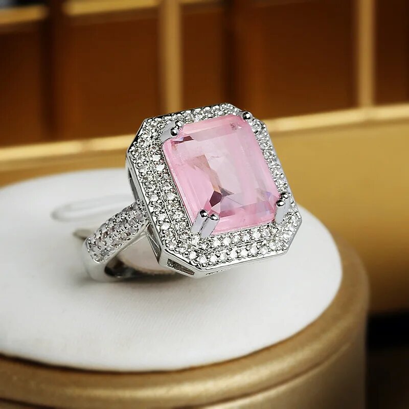 Кольцо, циркон