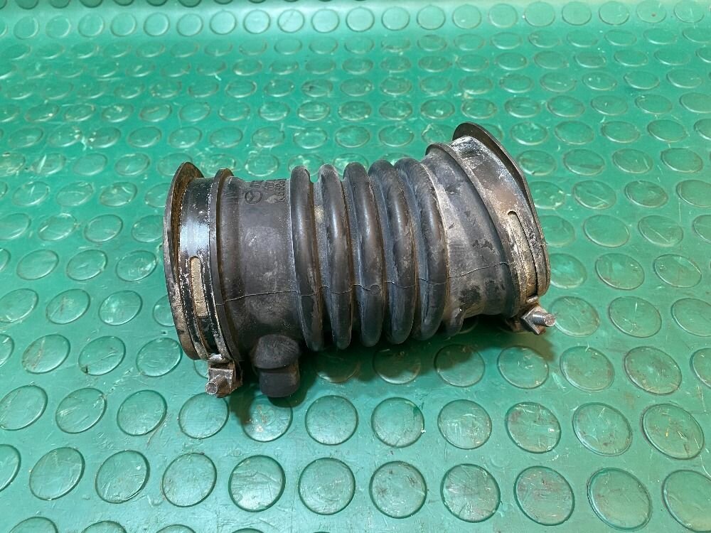 Патрубок воздушного фильтра Mazda CX-5 II (2017—2022) PE0113221