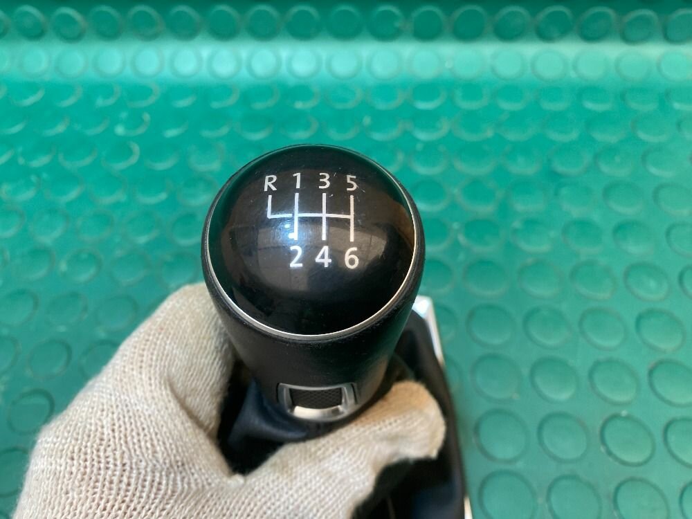 Чехол кожух ручка МКПП VW Tiguan II 2016-2020