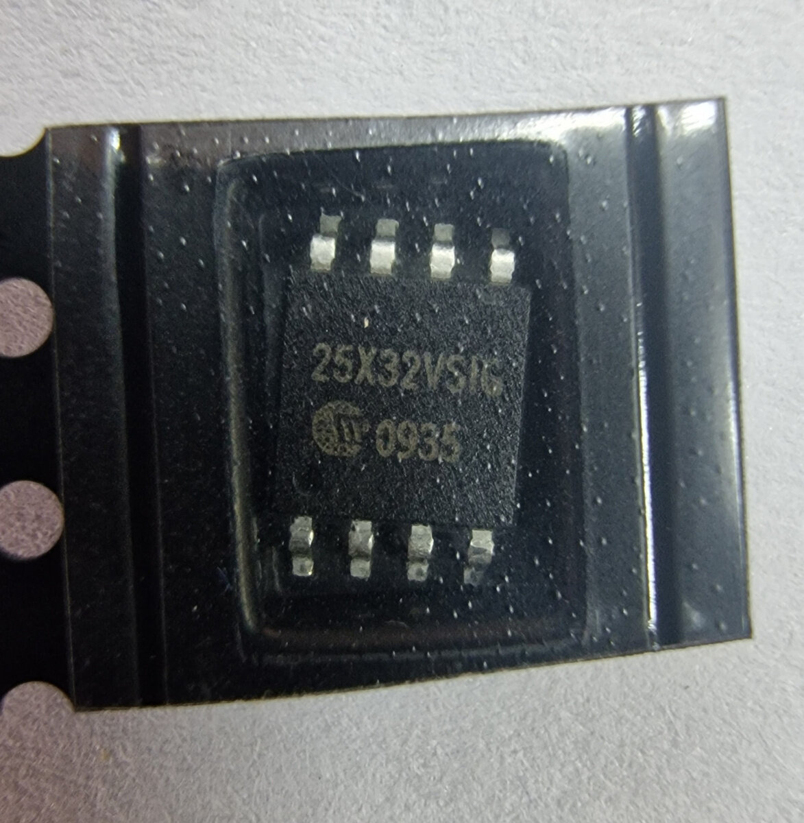 Микросхема 25X32V