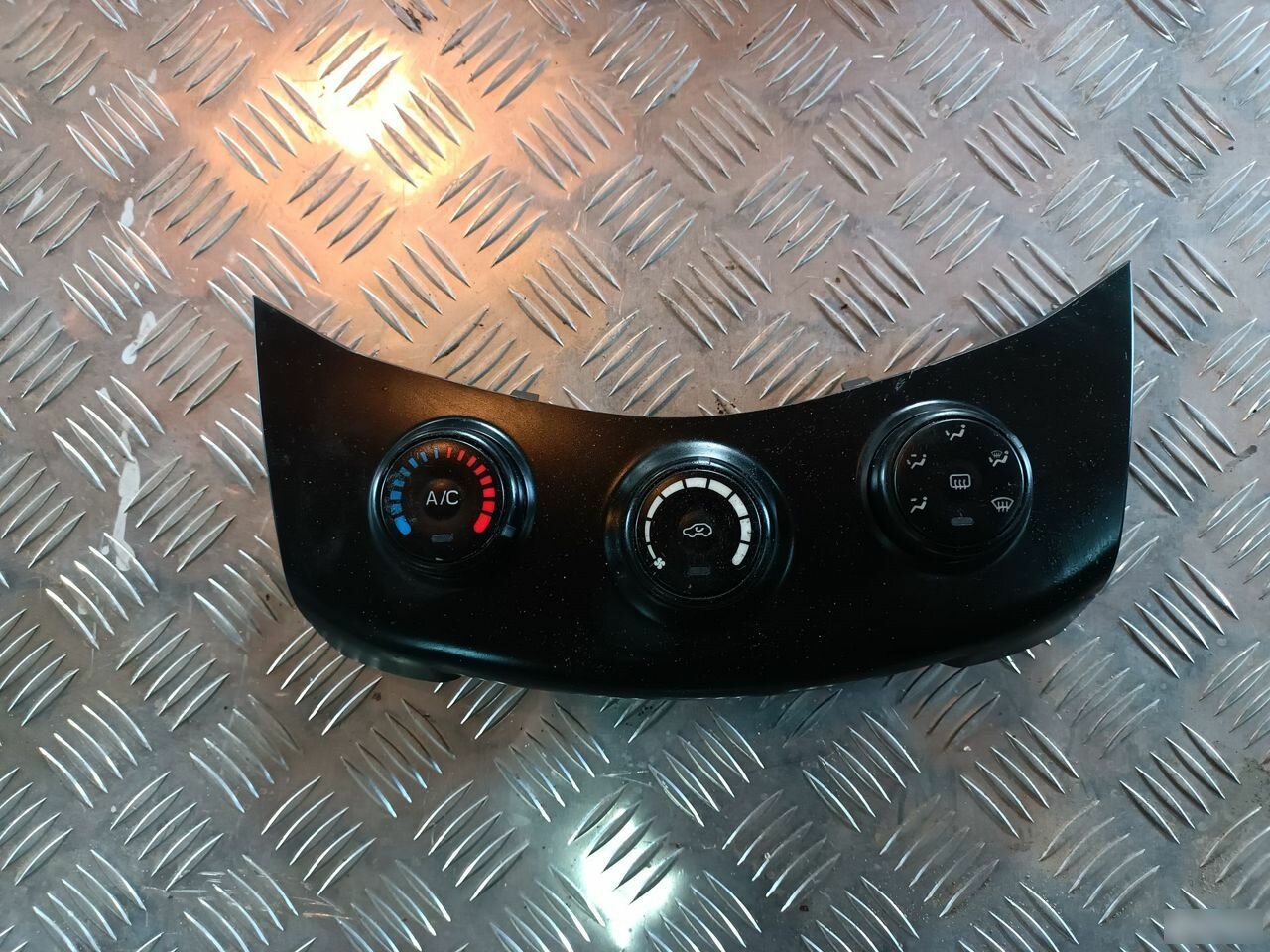 Блок управления отопителем Лифан Х60 х 60 Lifan X6 S8112100