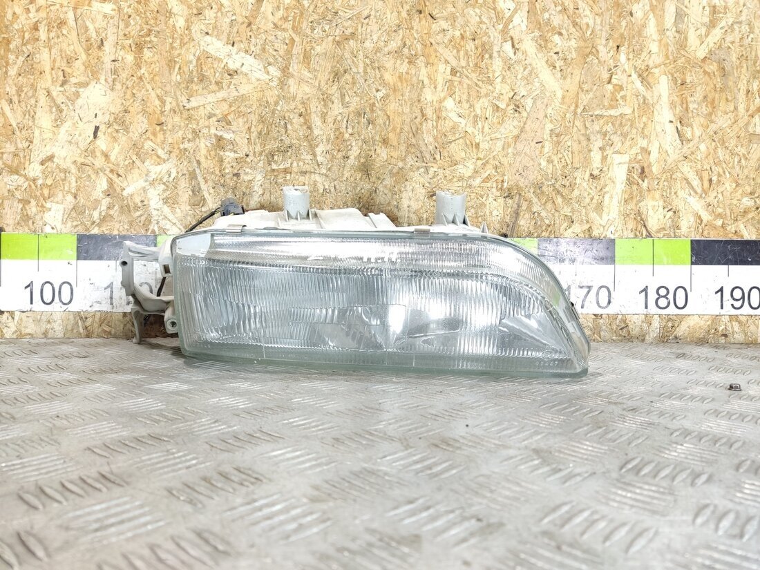 Фара правая HONDA Legend 1991-1996