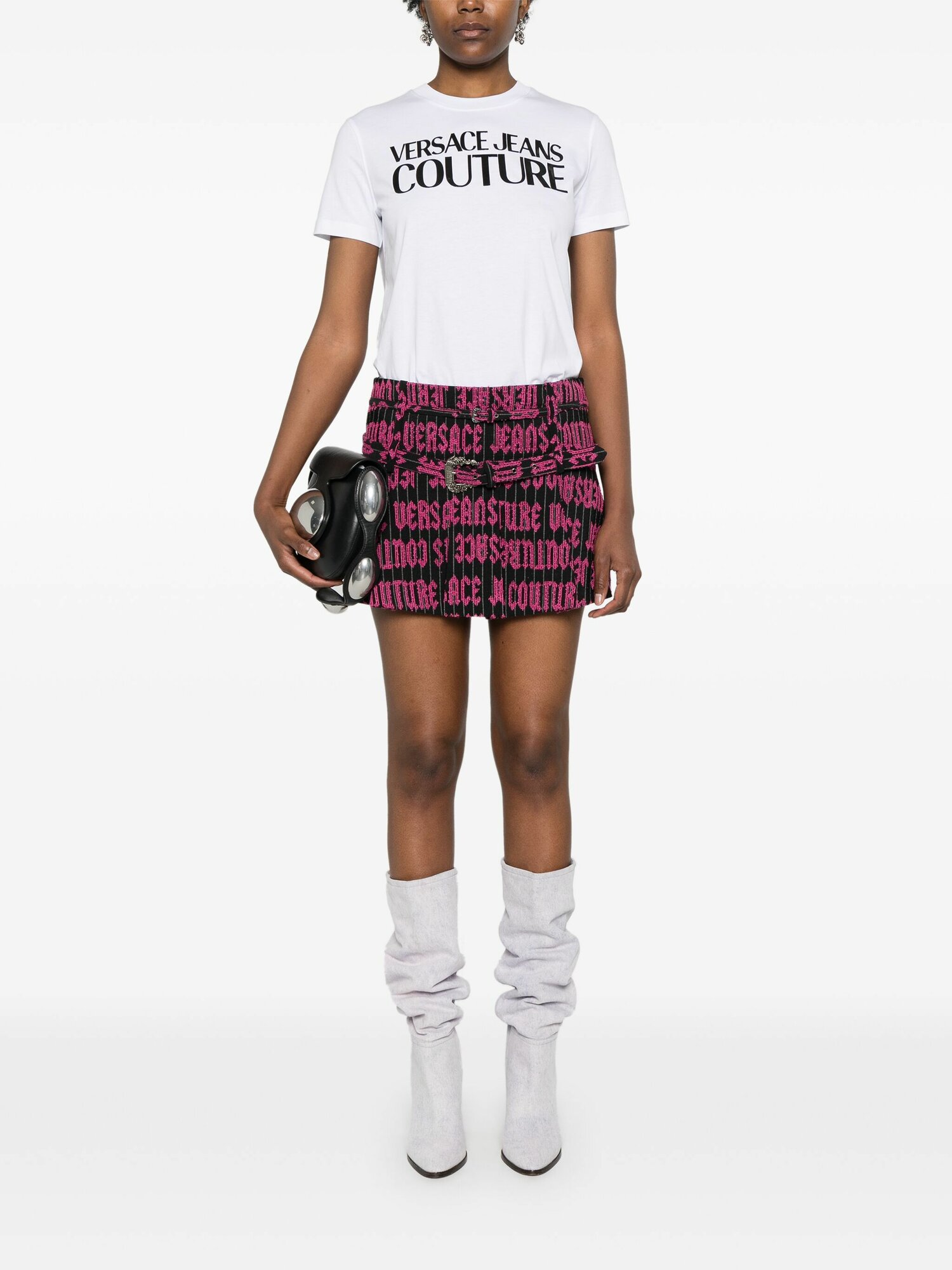Футболка Versace Jeans Couture, размер 38, бежевый/белый — фото 1