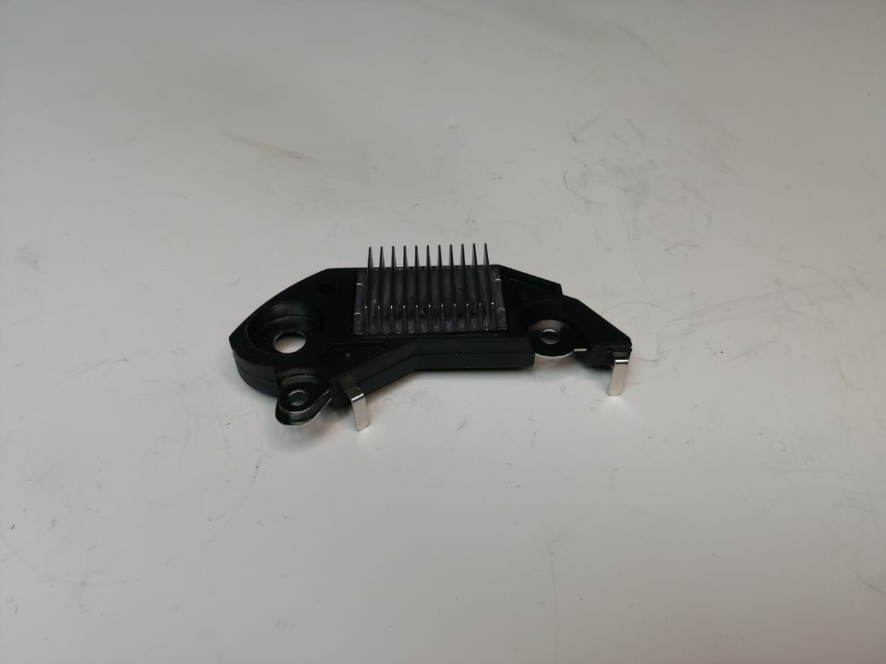Реле генератора MOBILETRON Chery Amulet [1.5 16V 5MT лифтбэк]