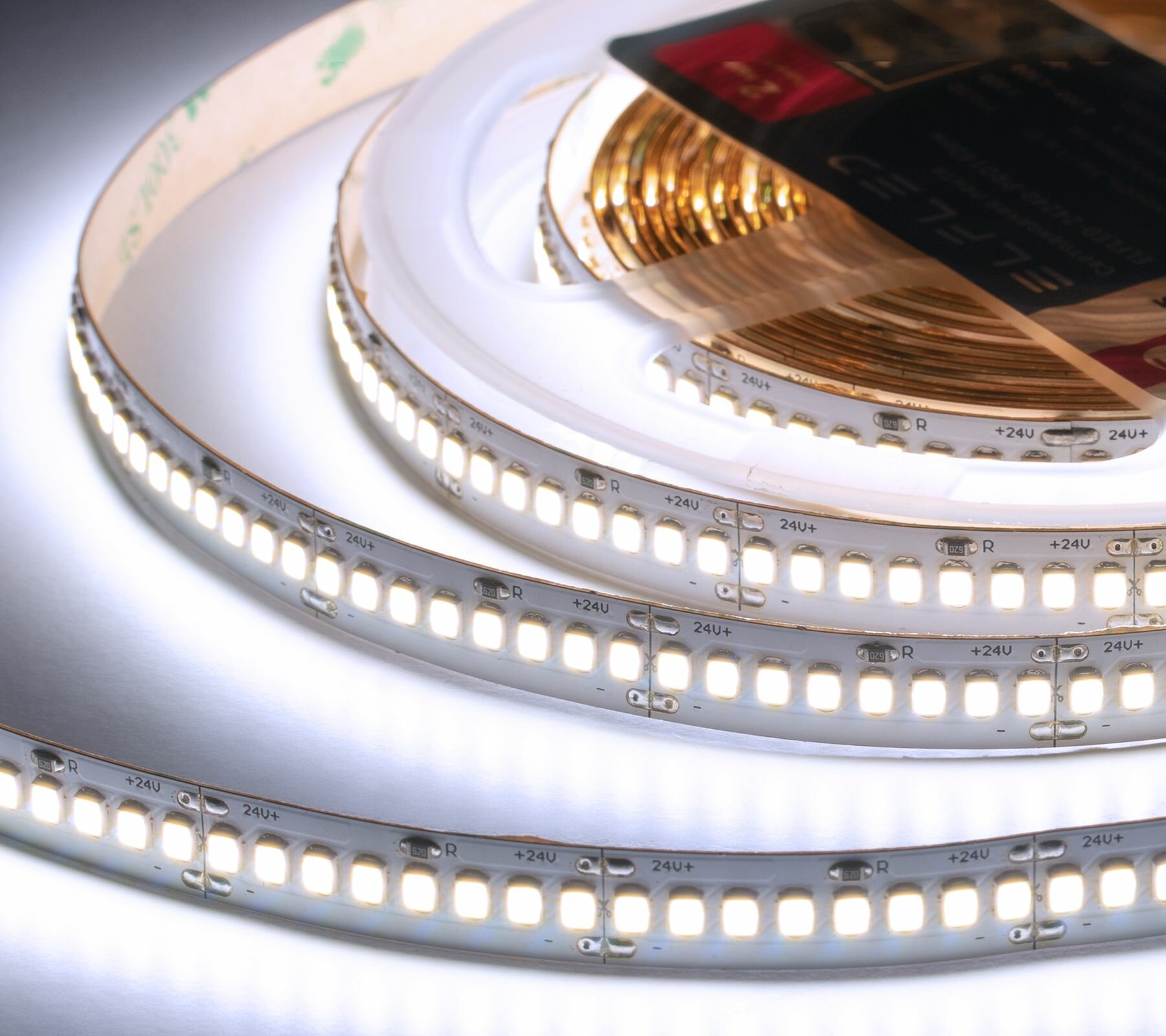 Светодиодная лента Белый дневной 2835 24V 22W/m 240Led/метр ELFLED-24240-PRO140-WD 4000-4500К