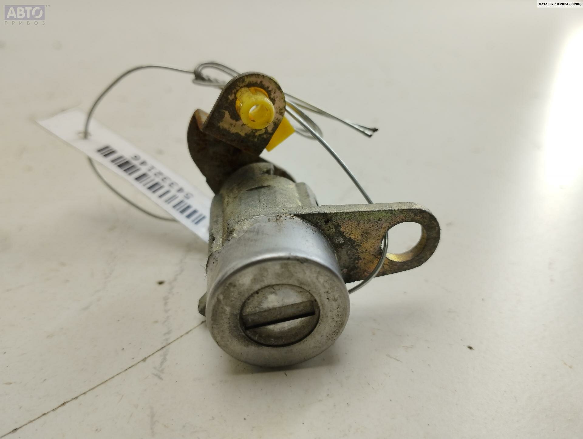 Личинка замка Kia Carnival