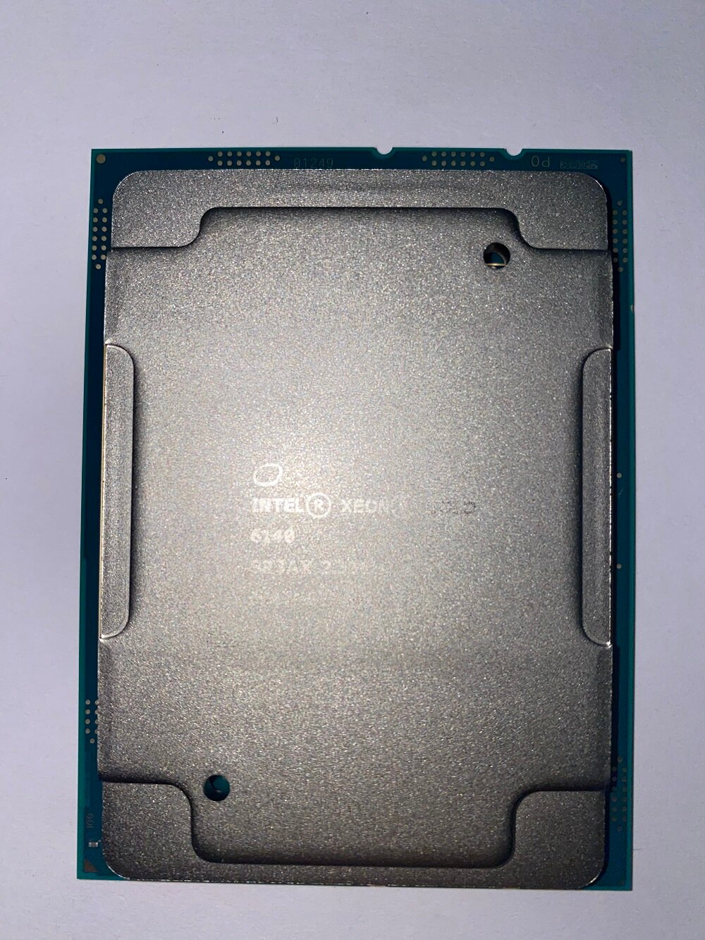 Серверные комплектующие Intel Процессор Intel Xeon Gold 6140 LGA3647 18 x 2300 МГц SR3AX