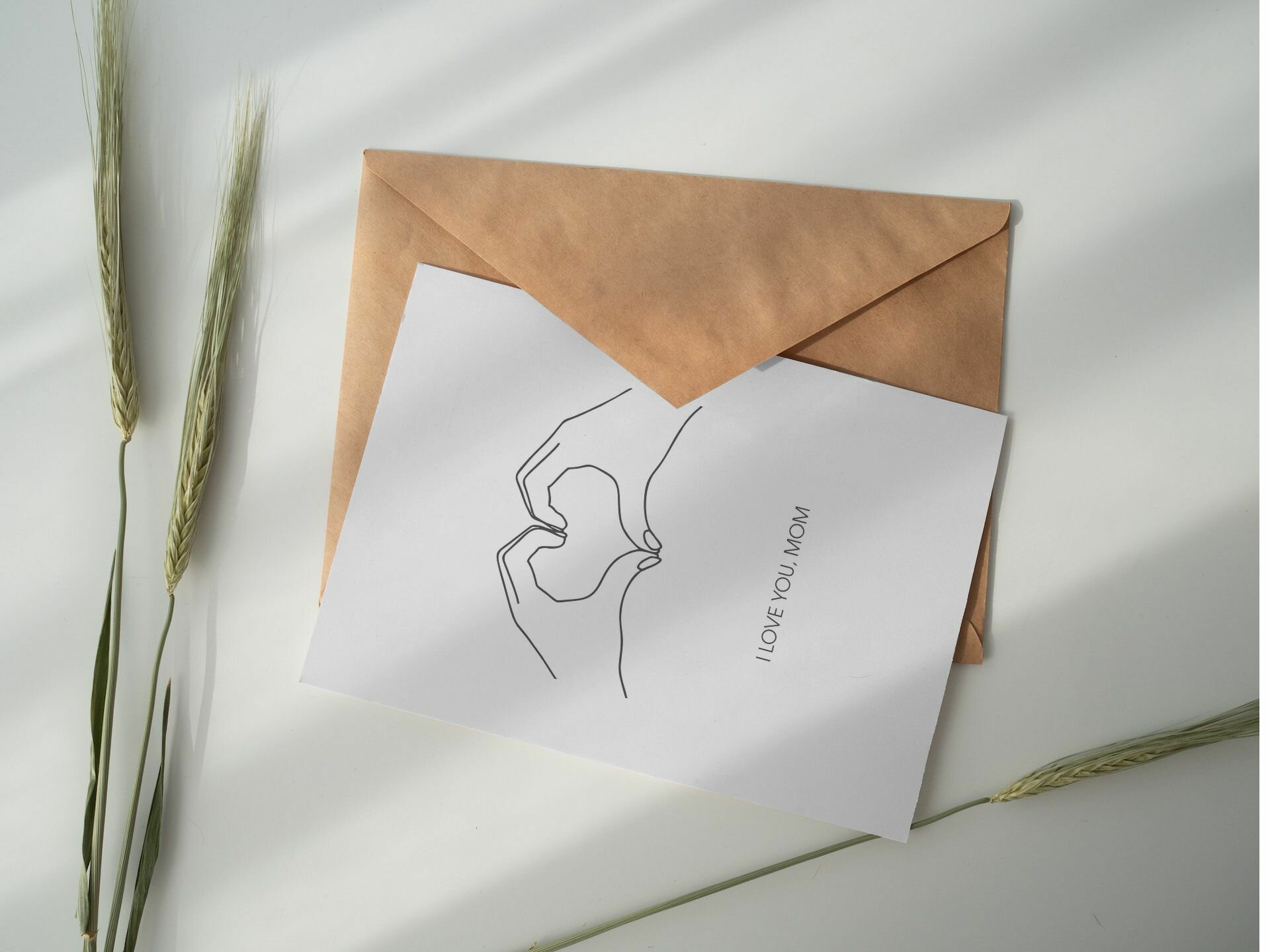 Открытка "Для мамы", с конвертом в комплекте, картонная, белая, 10.5 х 14.8 см