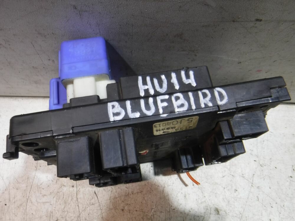 Блок предохранителей Nissan Bluebird 243505J000