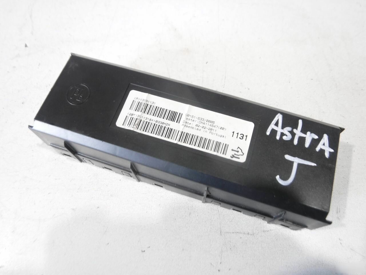 Блок управления климатической установкой Opel Astra J (2009—2012) 13581131