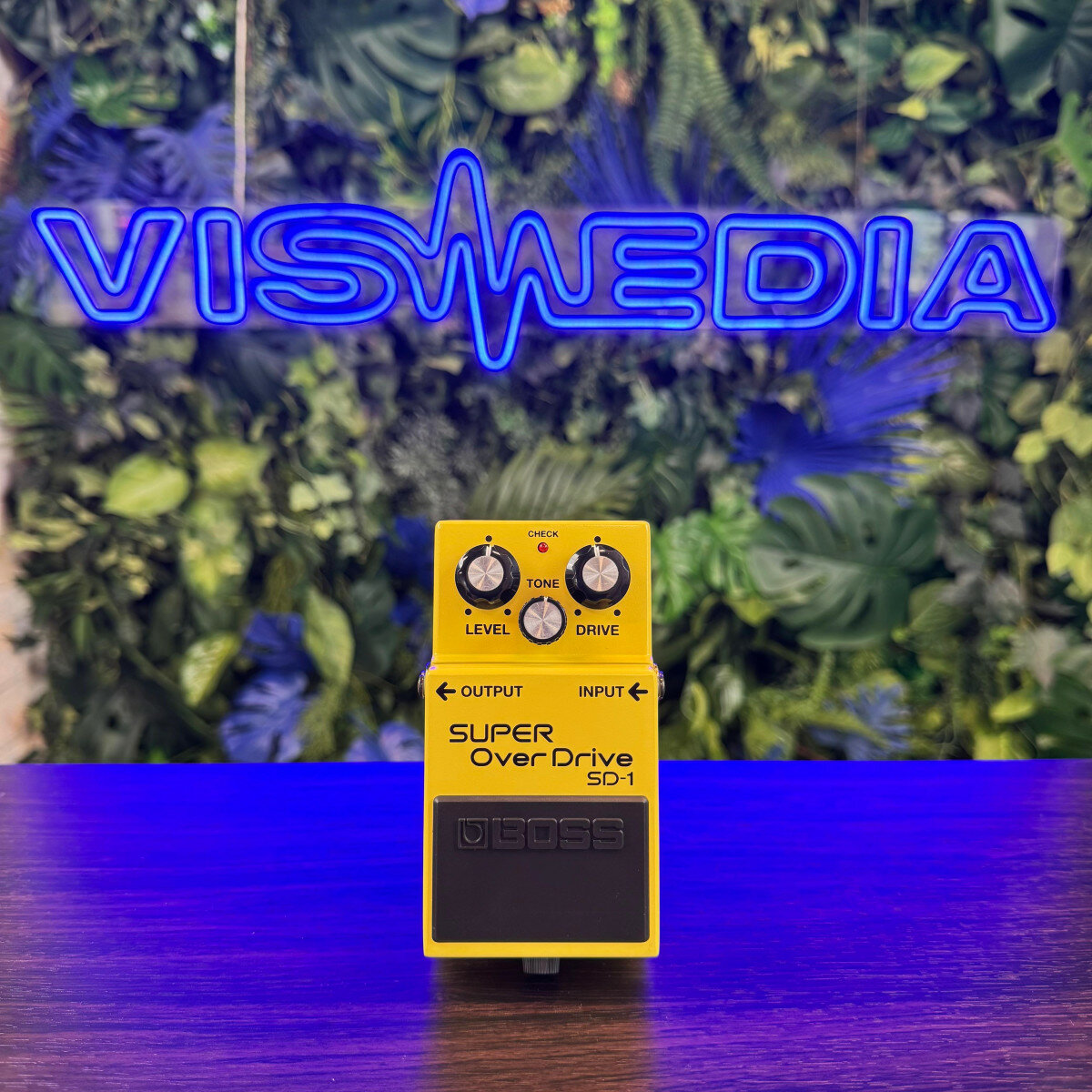 Педаль эффектов Boss "SD-1", для электрогитары, металлическая, желтый цвет