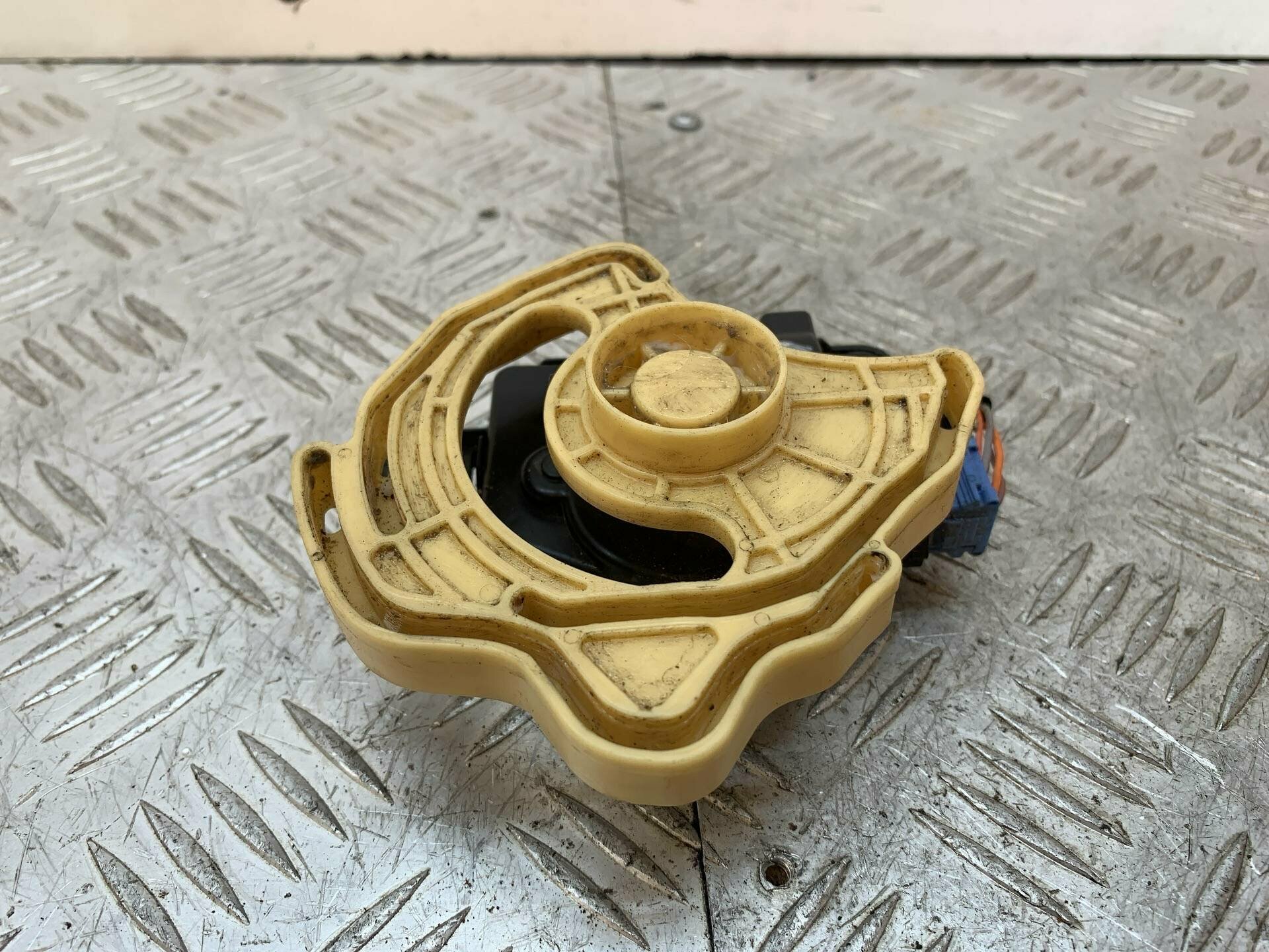 Моторчик заслонки печки Kia Rio 3 (2011 - 2015)