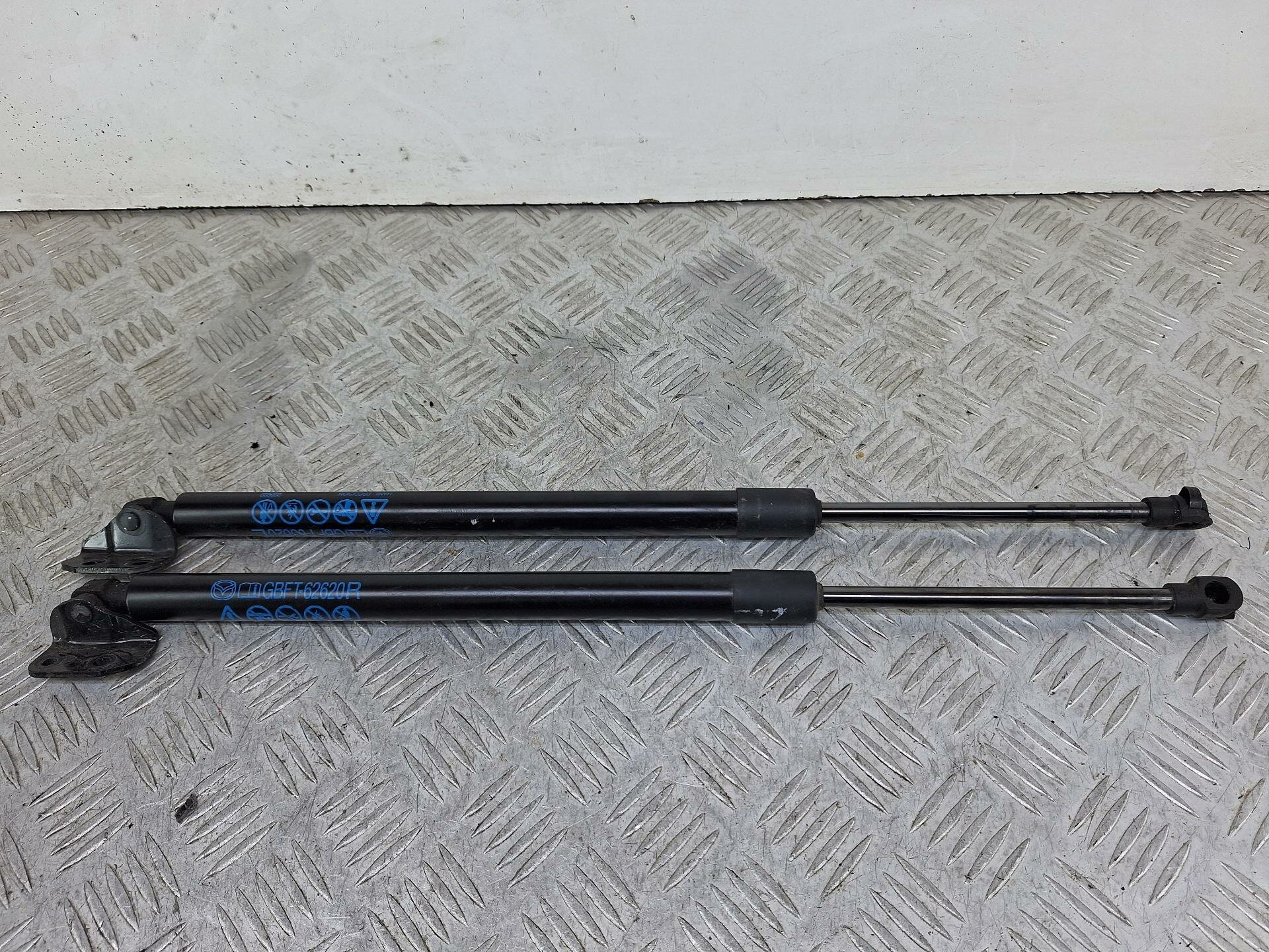 Амортизатор крышки багажника Mazda 6 3 2-й рест. 2020 GBFT63620