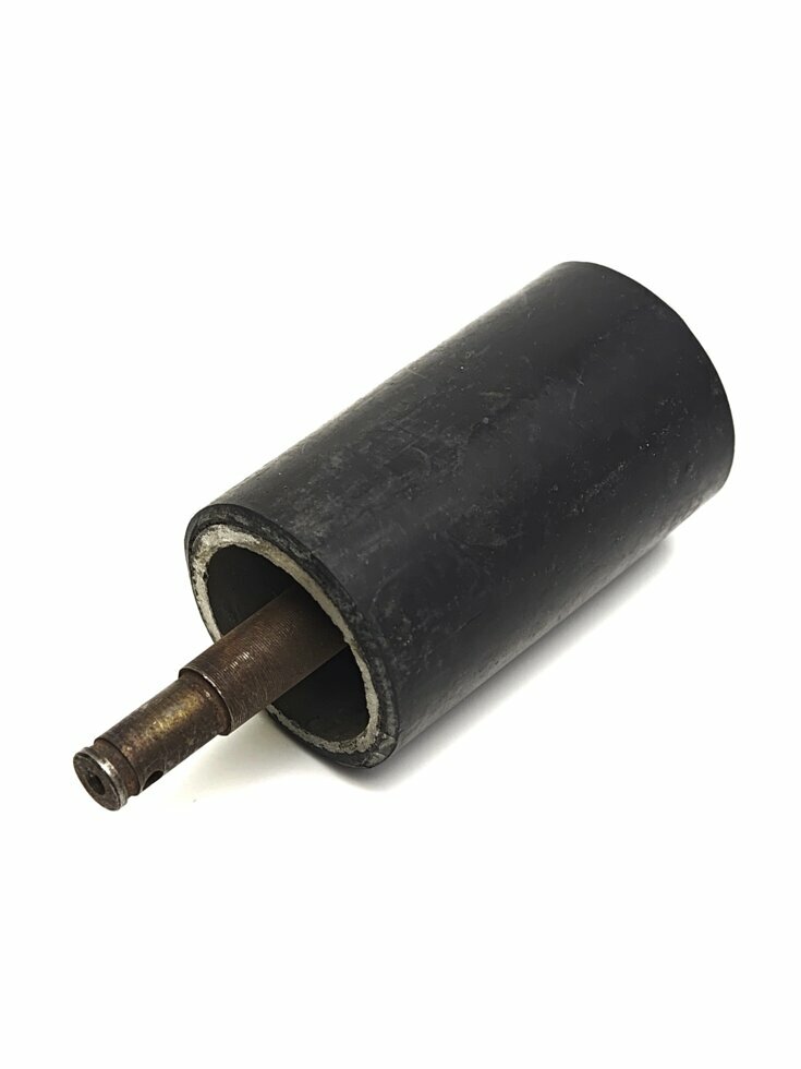 Ролик шлифмашины Калибр ЛШМ-810Ем валик ведущий в сборе с валом машины шлифовальной