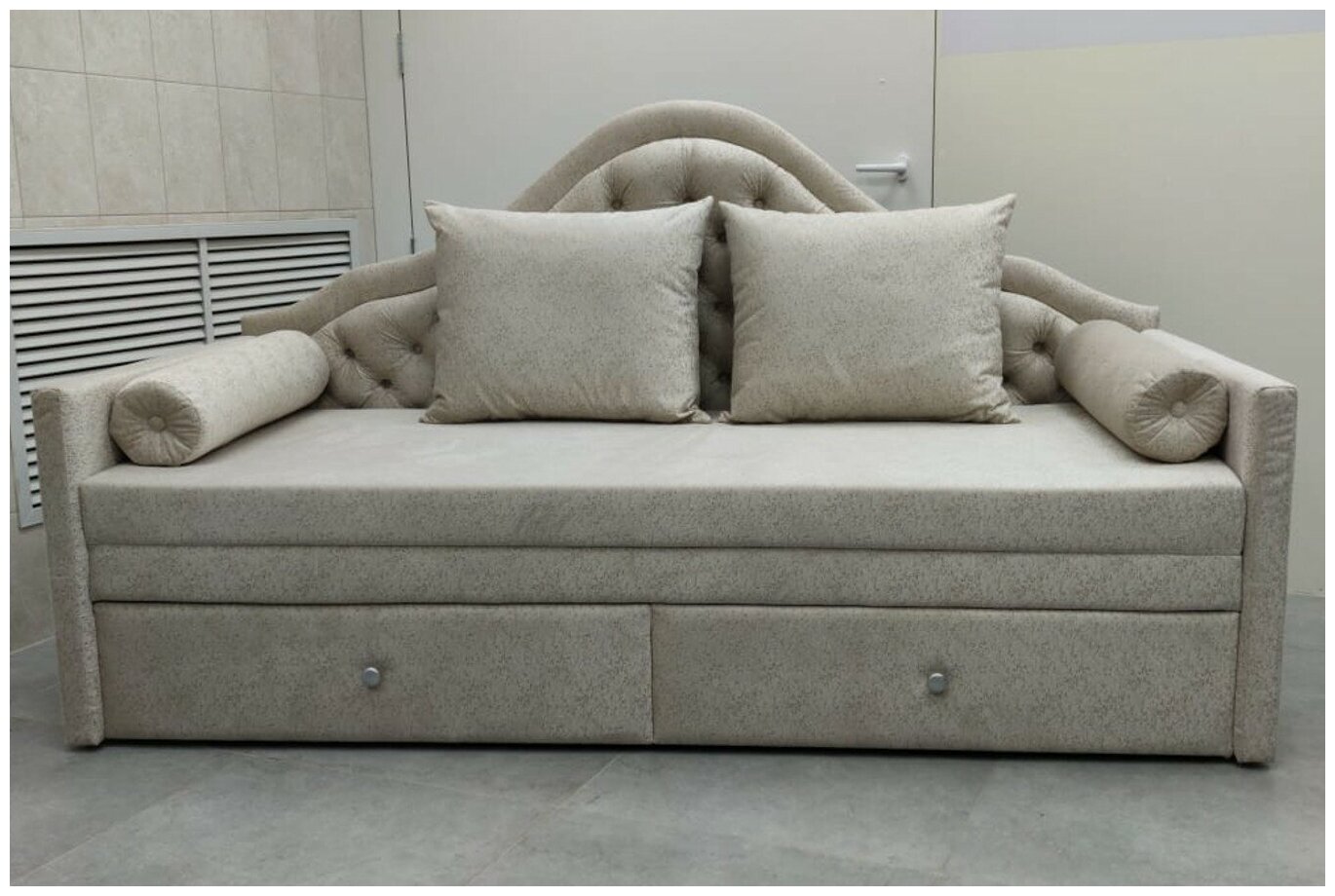 Прямой диван тахта Сойер Olivia Велюр узкий подлокотник, выкатной, 202х86х112 см, с ящиком для белья