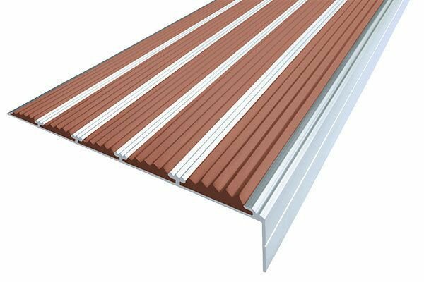 Алюминиевый накладной уголок противоскользящий с пятью вставками 160 мм, 1 метр, коричневый, накладка на ступени