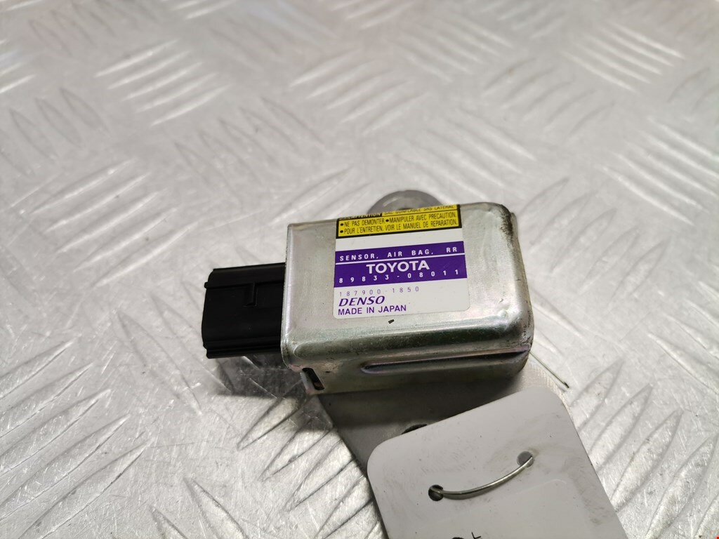Датчик удара Toyota Sienna (XL20) 8983308011 арт. 872099