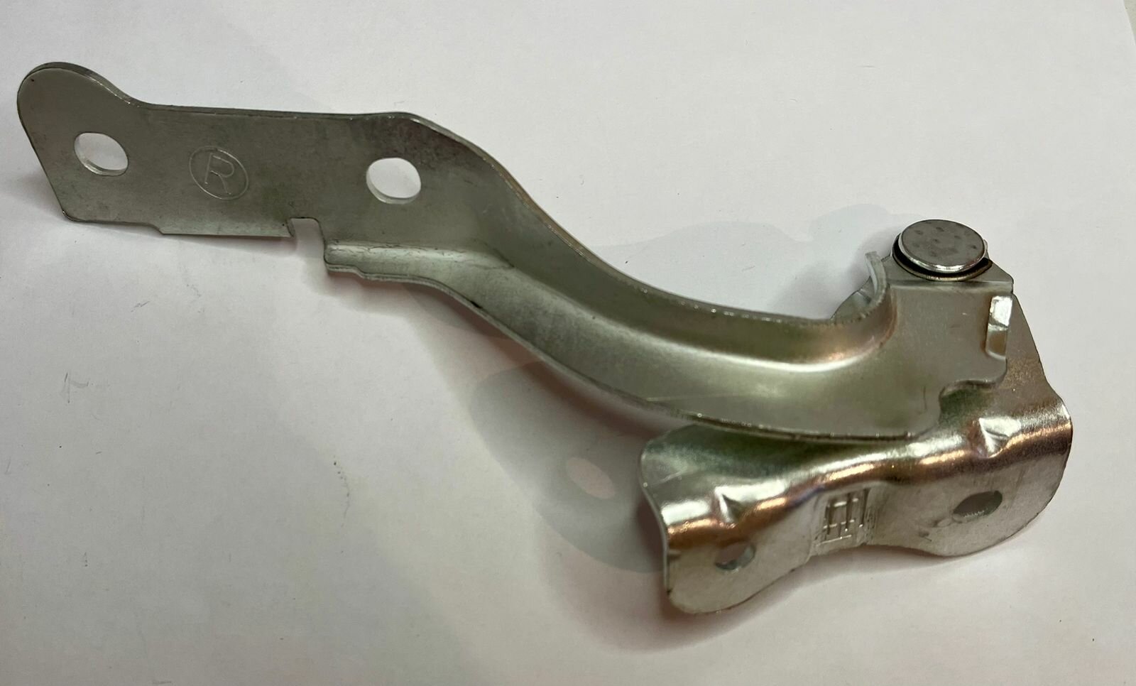 Петля капота Daewoo Nexia 3 / Ravon R3 правая, артикул 96808104 - 1шт.