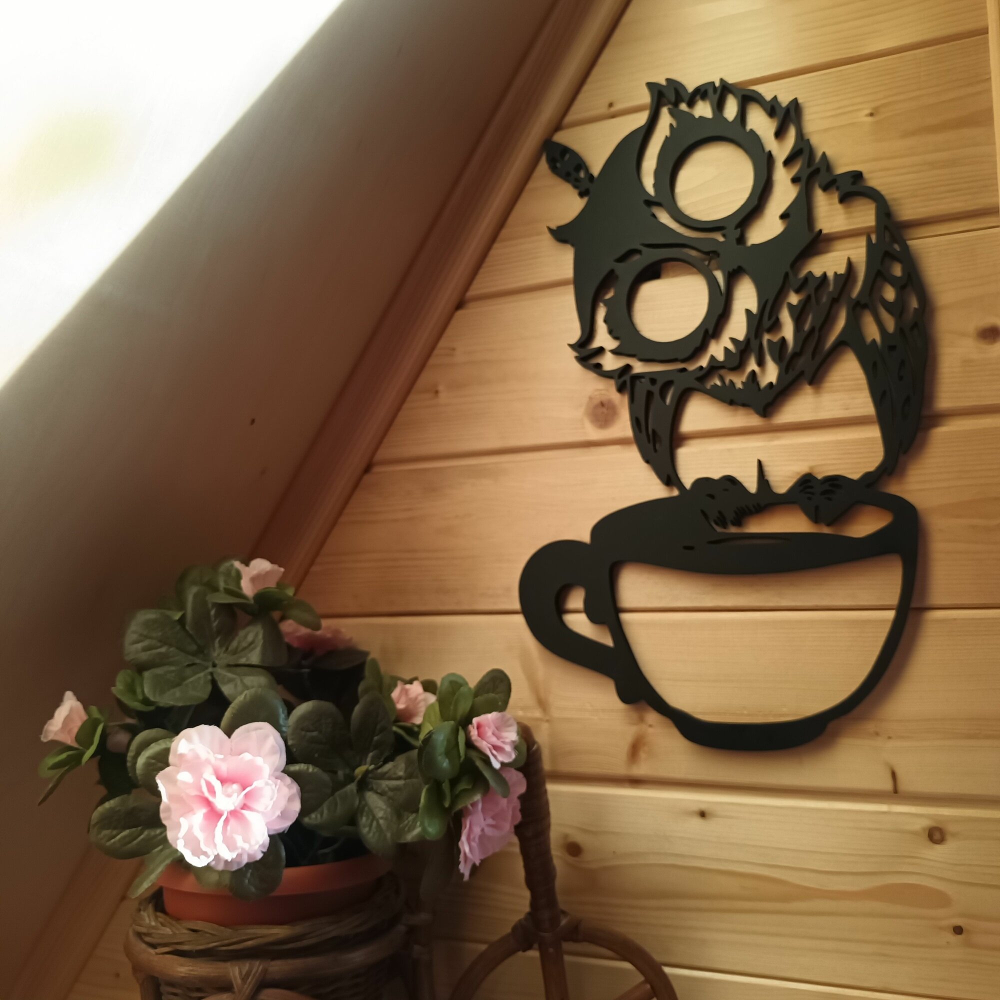 Панно сова на чашке 35х21см декоративное настенное черное, декор на стену, картина